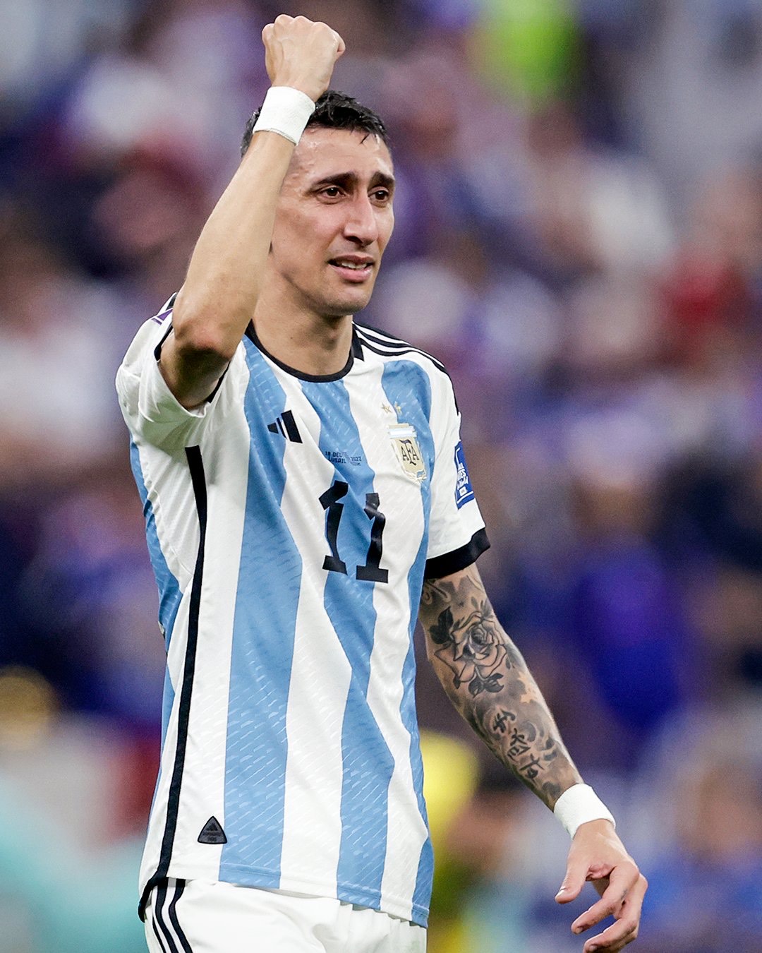 Di Maria bật khóc khi ghi bàn cho Argentina ở chung kết World Cup