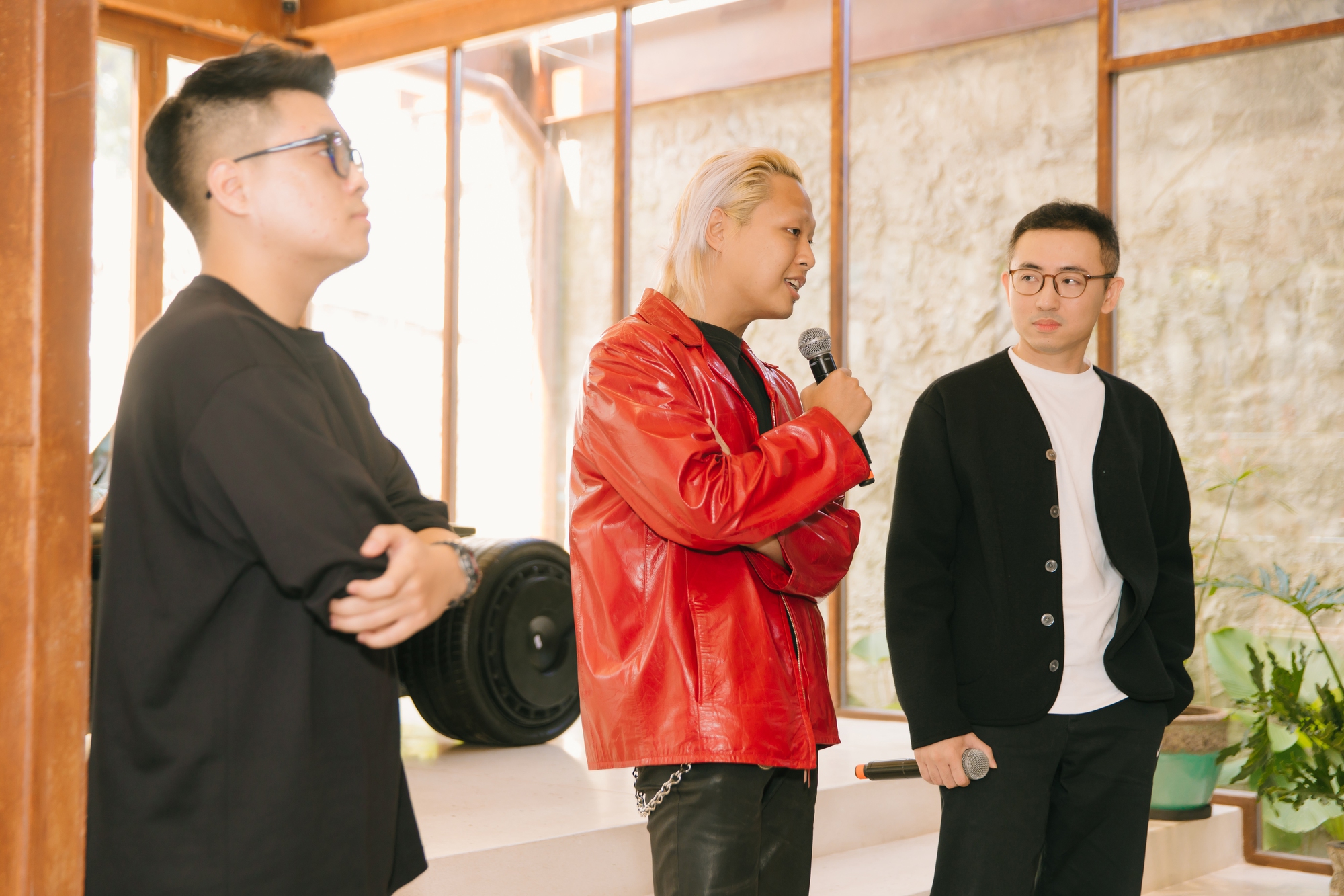 Khai trương Sun Life Flagship với chuỗi triển lãm nghệ thuật "ĐỦ"