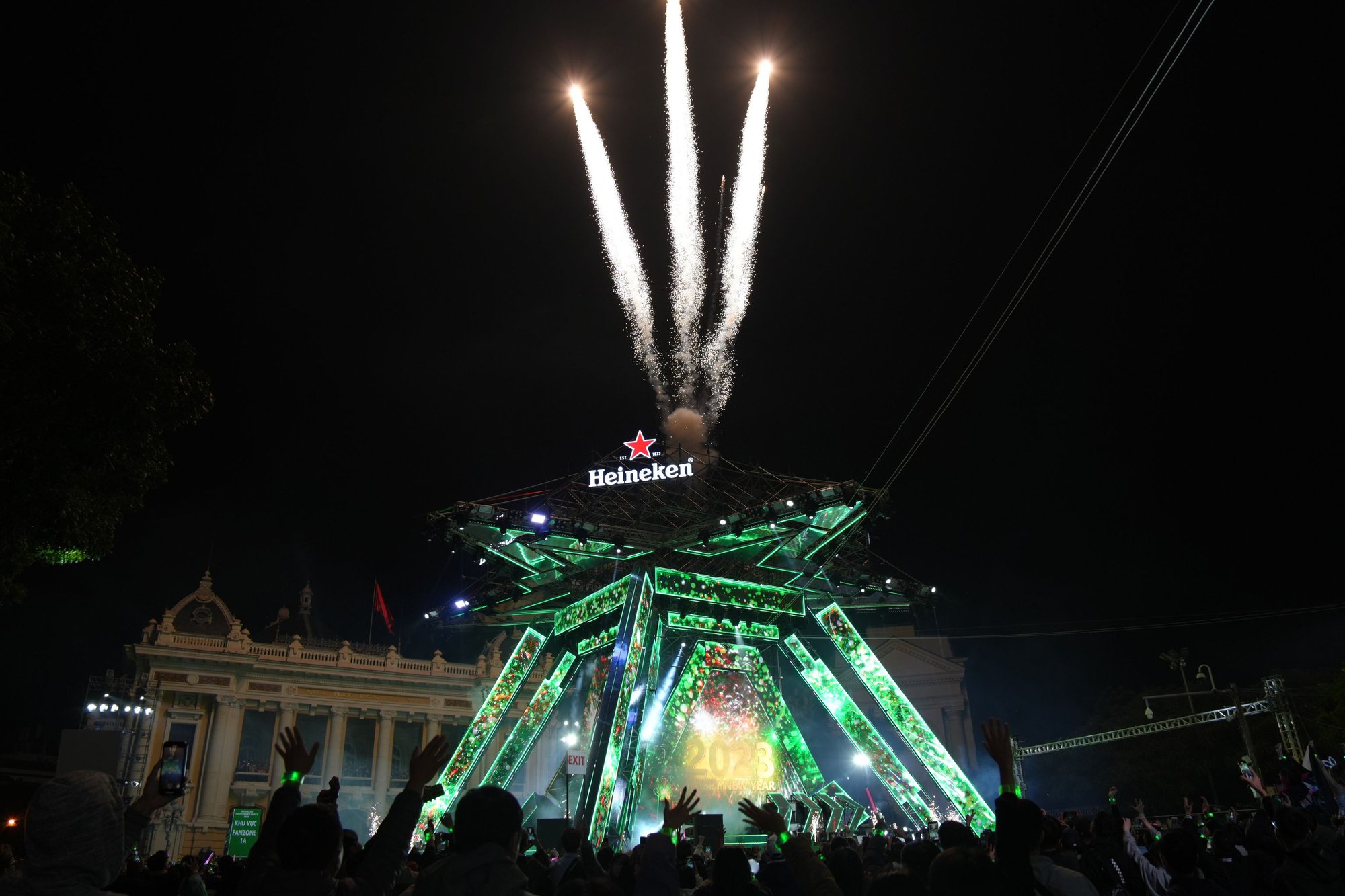 Countdown Party 2023 khuấy động khán giả Hà Nội và Nha Trang