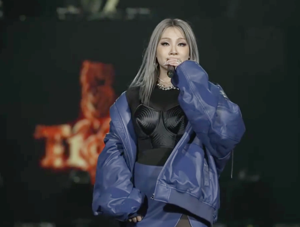 CL (2NE1) nhảy cực sung, tái hiện hit 'I am the best' ở countdown phố đi bộ cùng Tóc Tiên, Hoàng ...