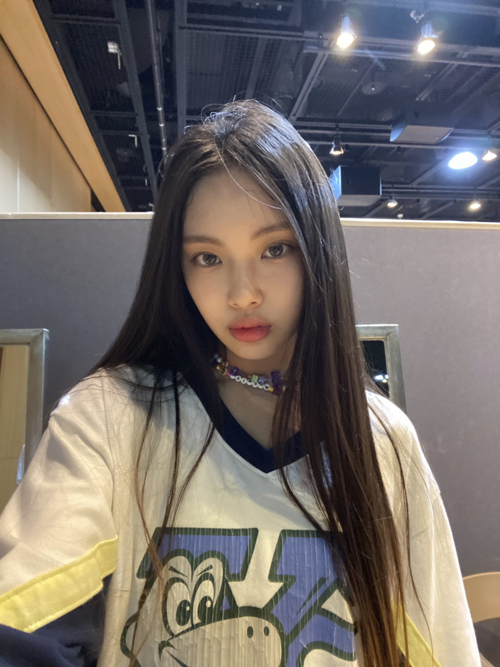 Fan tranh luận Hyein NewJeans có xinh đẹp hơn khi để tóc mái?