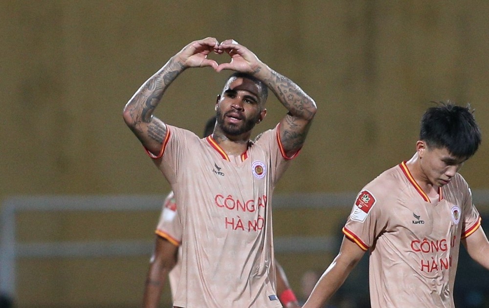 Chuyển nhượng V-League hôm nay 17/10: Ấn định ngày Jhon Cley tới SLNA ...