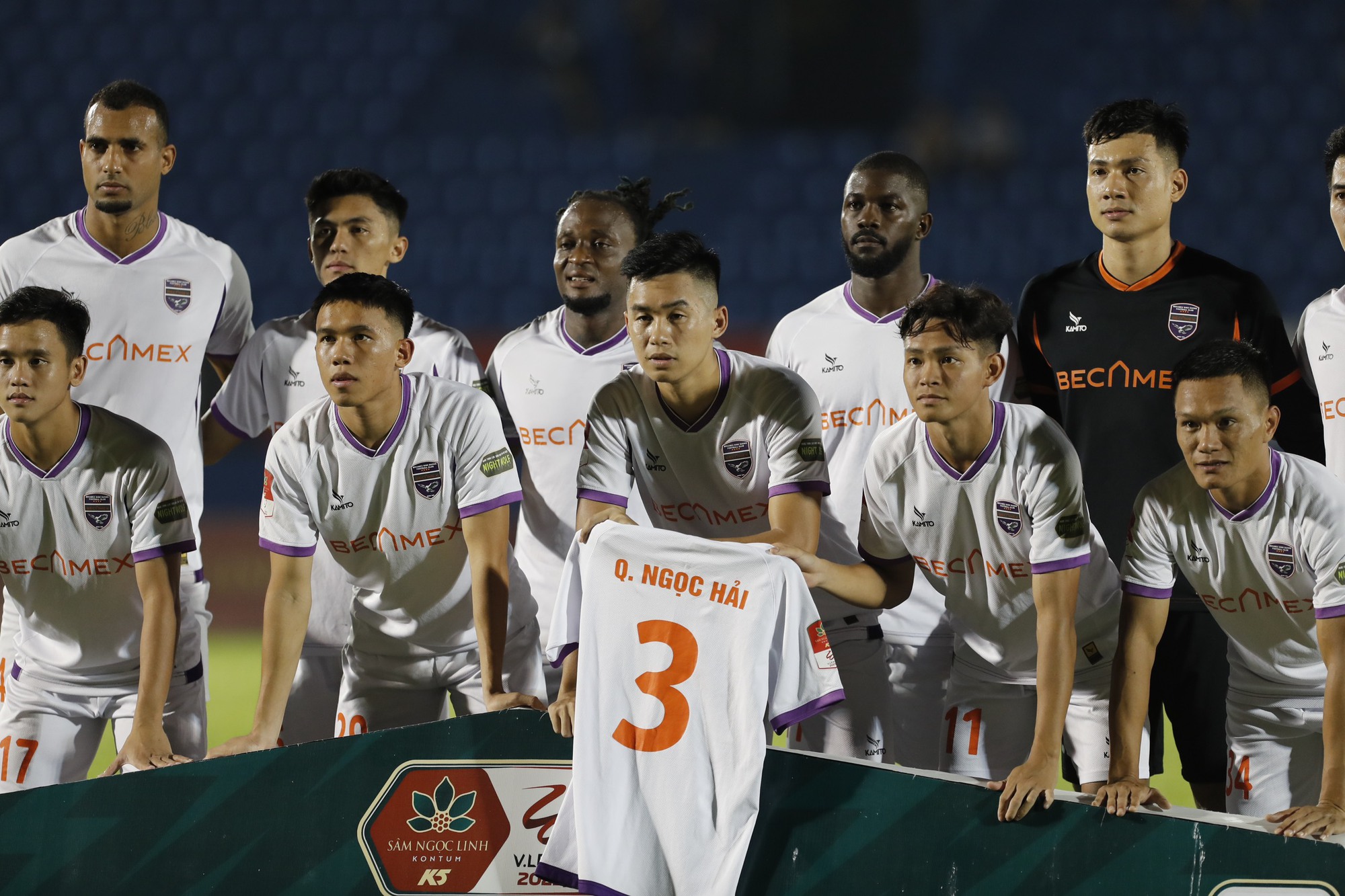 HLV Troussier vui hàng công, lo vì hàng thủ đội tuyển Việt Nam