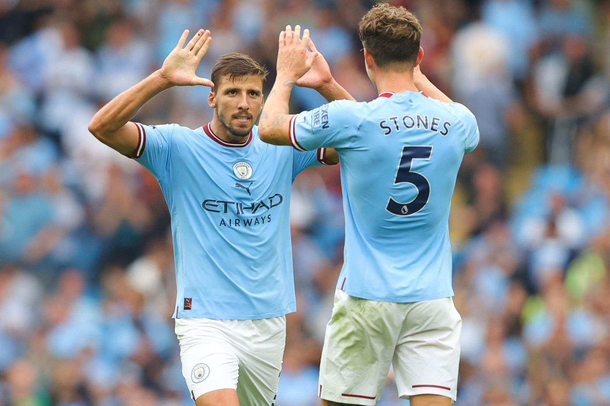 Man City: Lấy lại bản năng chiến thắng với Stones - Dias