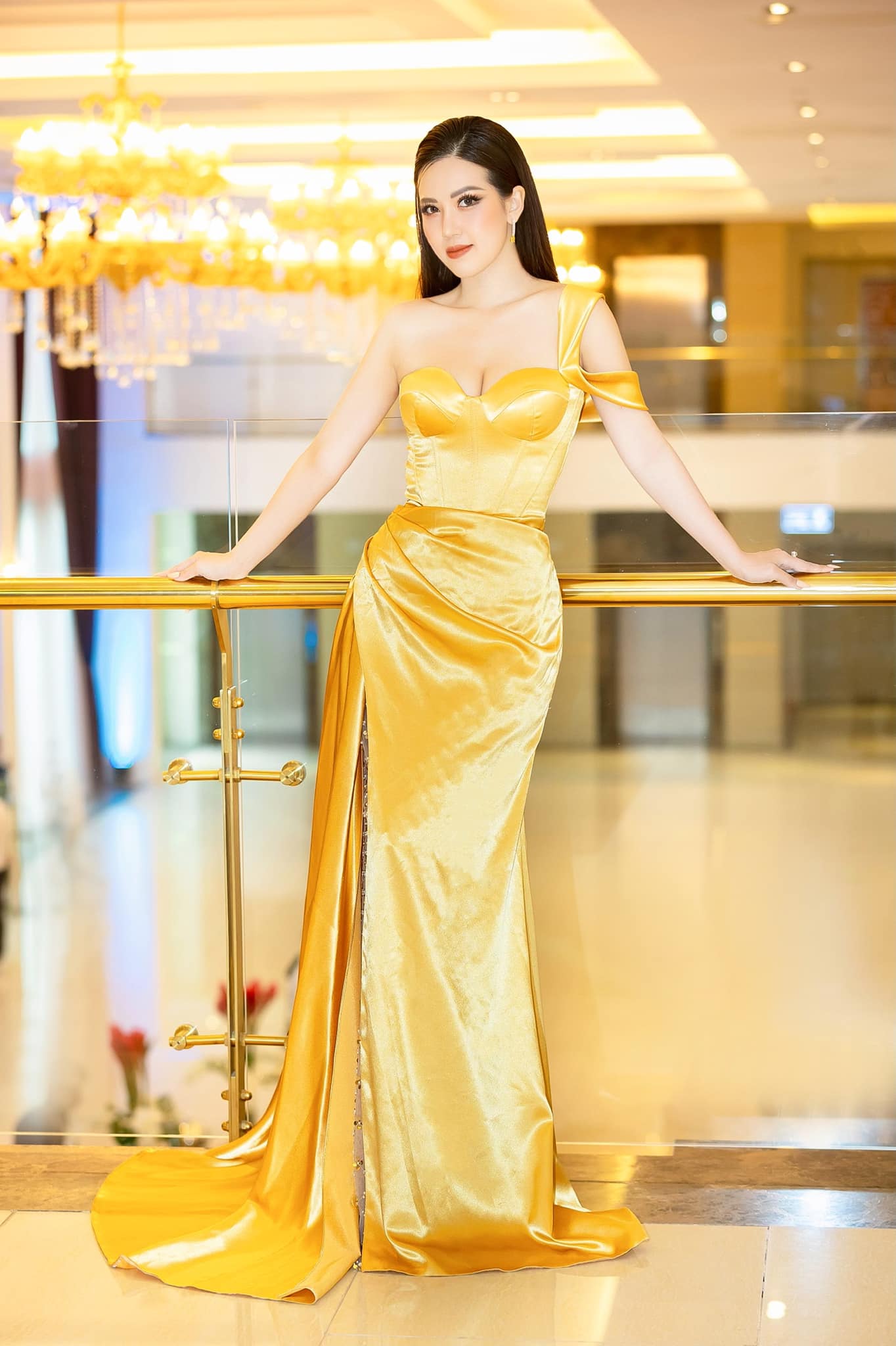 Chân dung MC Thu Hà vừa dẫn dắt Lễ Bế mạc Năm Du lịch Quốc gia 2023