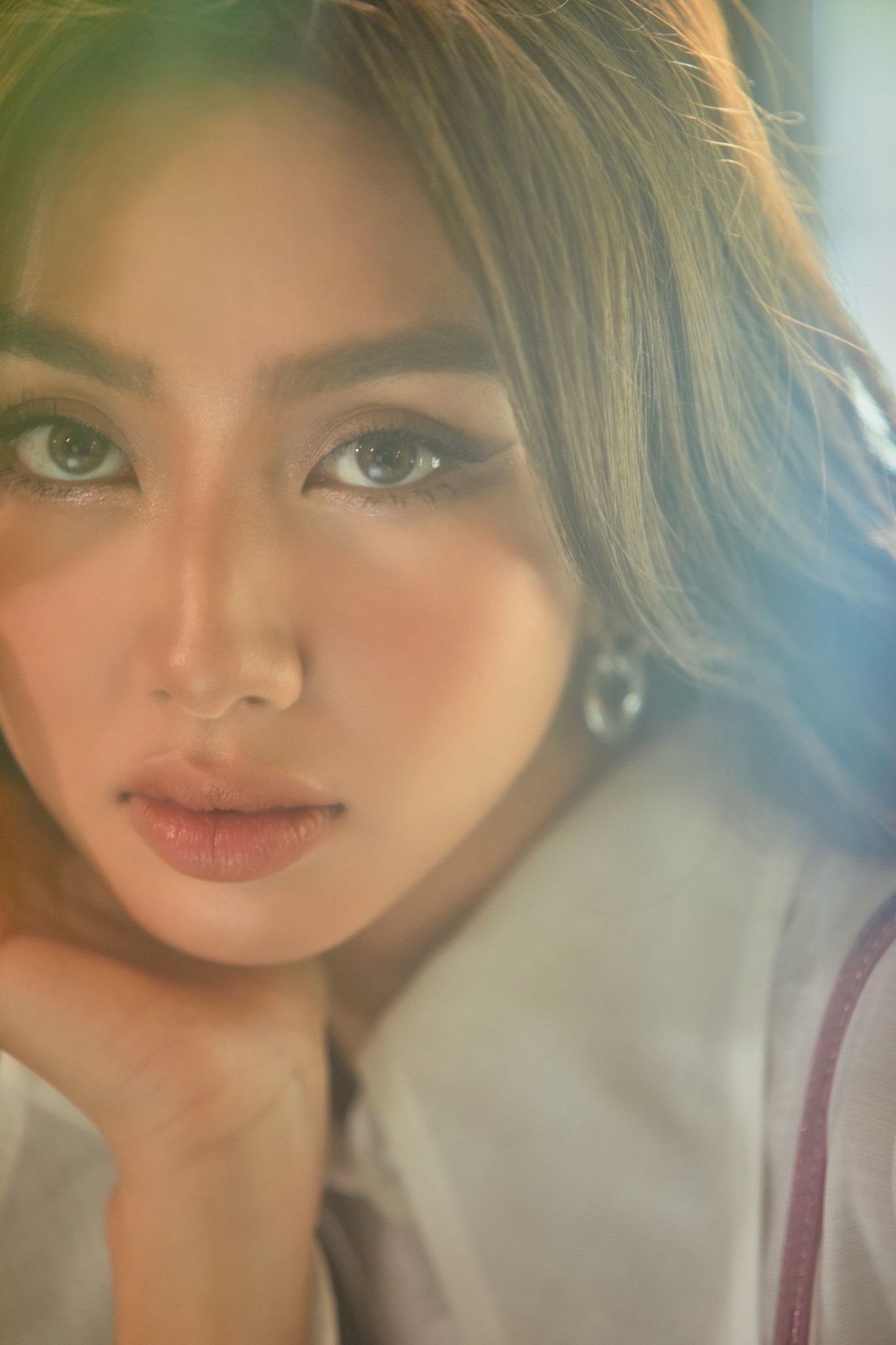 Thùy Tiên khoe ảnh gợi cảm táo bạo giữa lùm xùm kiện tụng