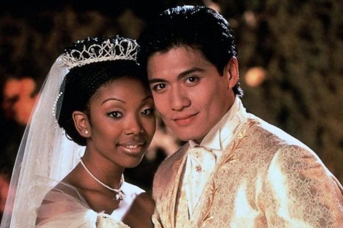 Đến lượt Lọ Lem bị Disney 'phá nát' hình tượng với nữ chính U50