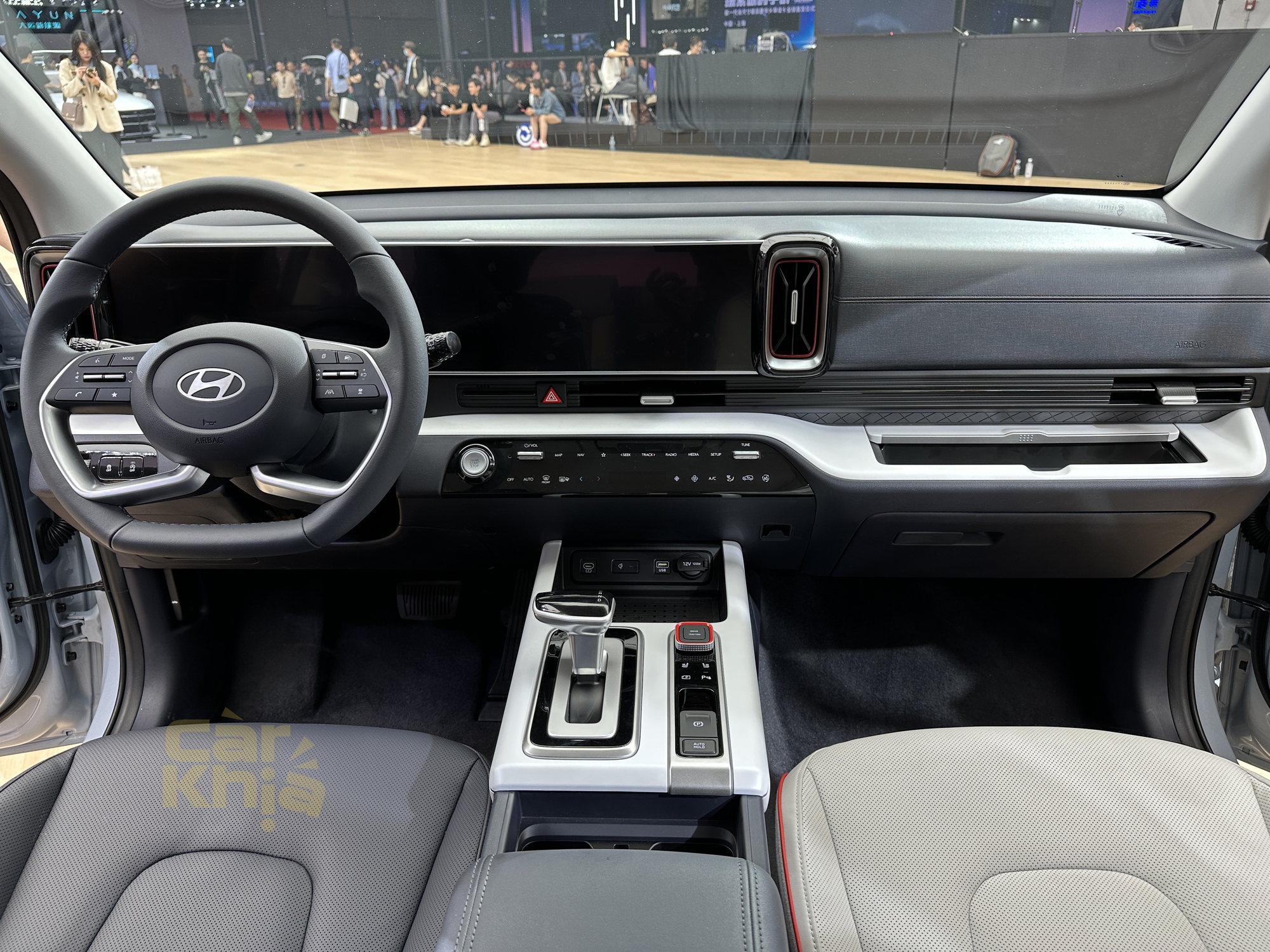 Ảnh chi tiết Hyundai Mufasa ngoài đời thực: Cùng phân khúc nhưng khác ...