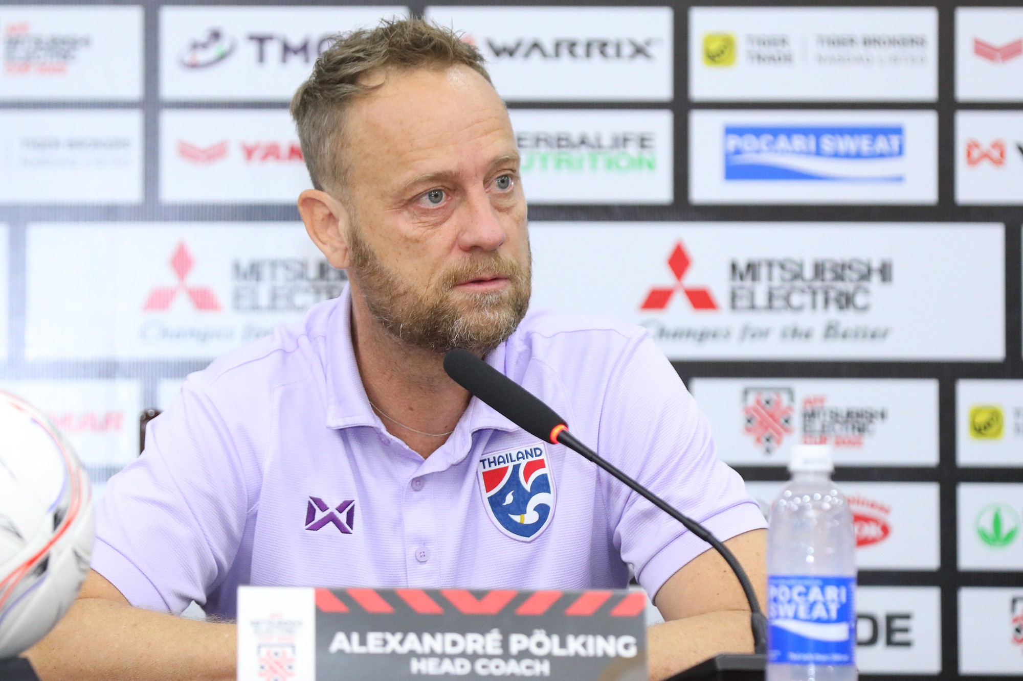 HLV Polking nói lời 'bóng gió' với Thái Lan, CLB CAHN vẫn chờ cái gật ...