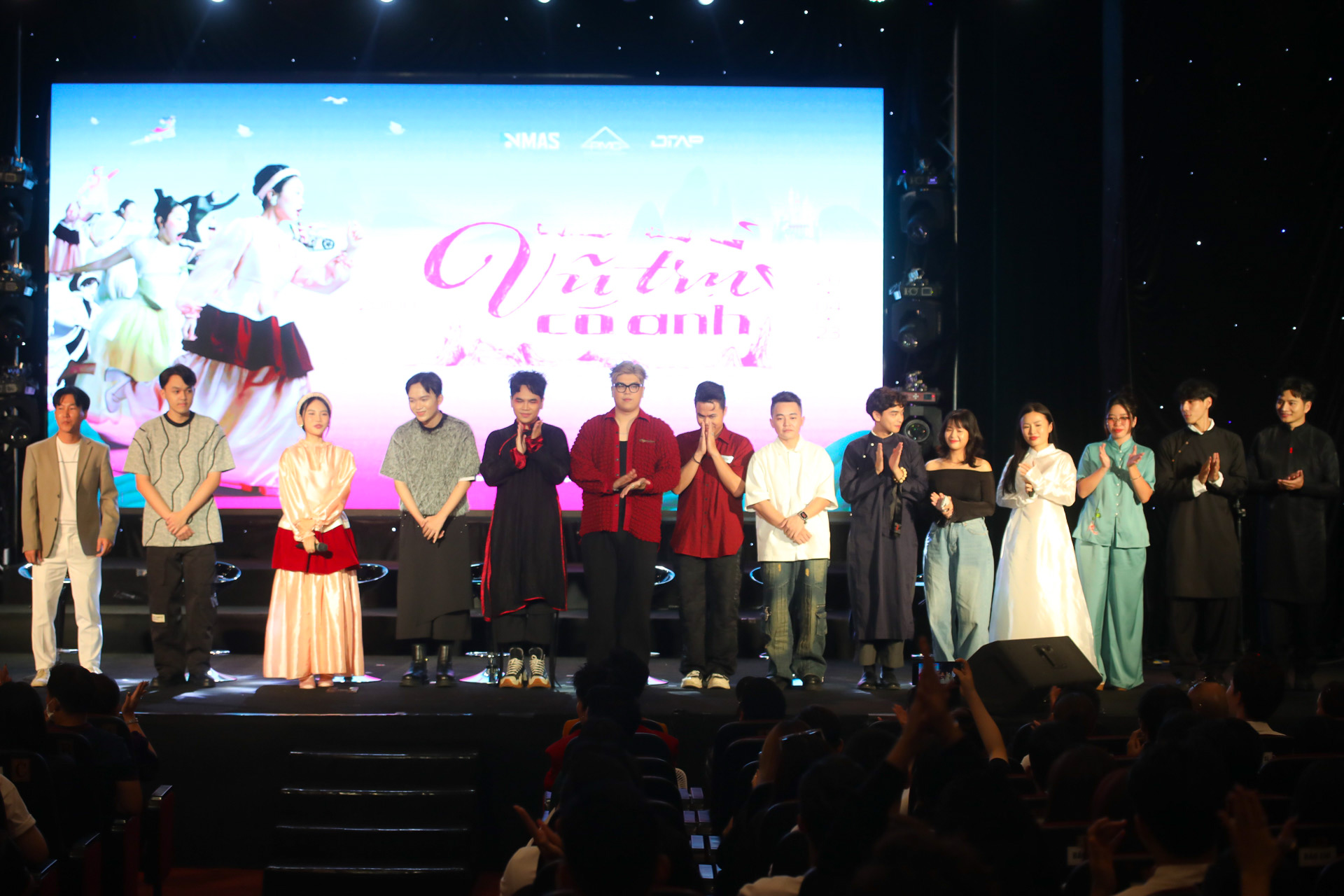 Phương Mỹ Chi từ bỏ dân ca?