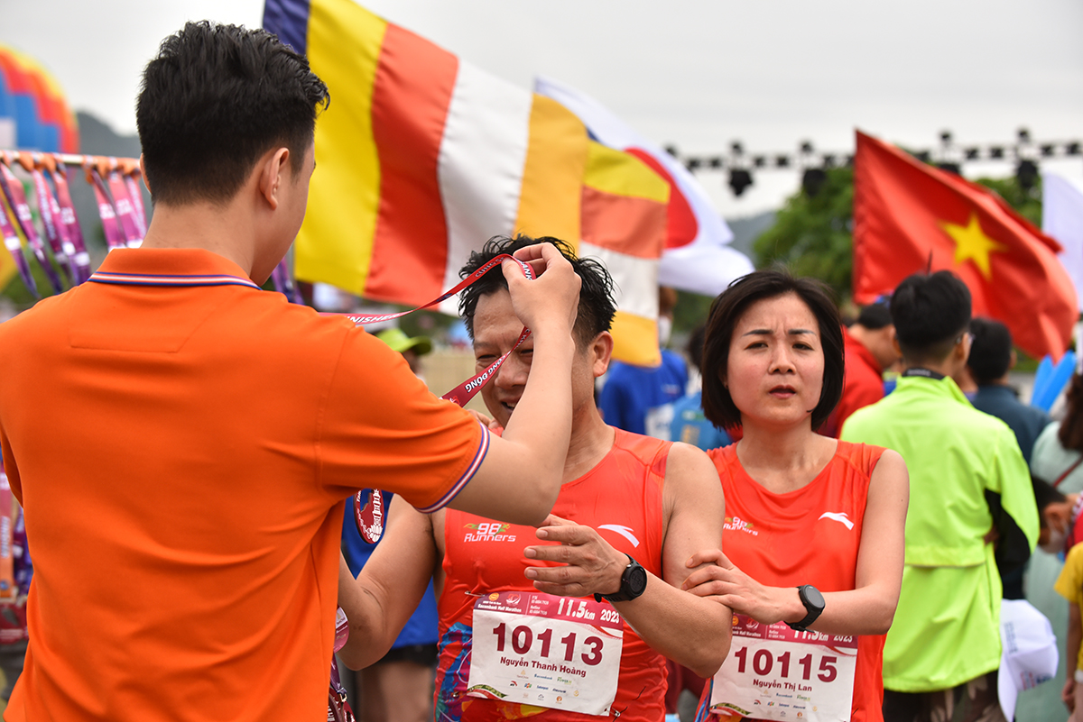 Những runner 'cosplay' siêu ngộ nghĩnh trên đường chạy ở Tam Chúc