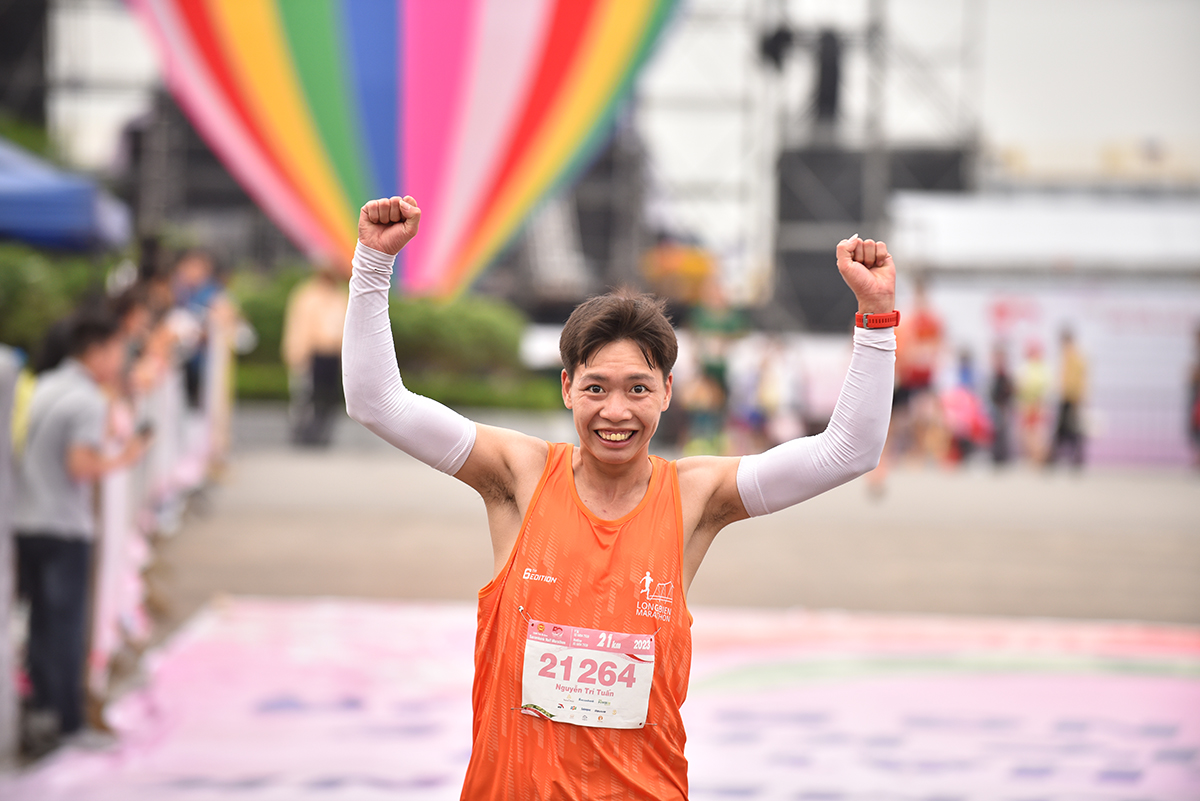 Những runner 'cosplay' siêu ngộ nghĩnh trên đường chạy ở Tam Chúc