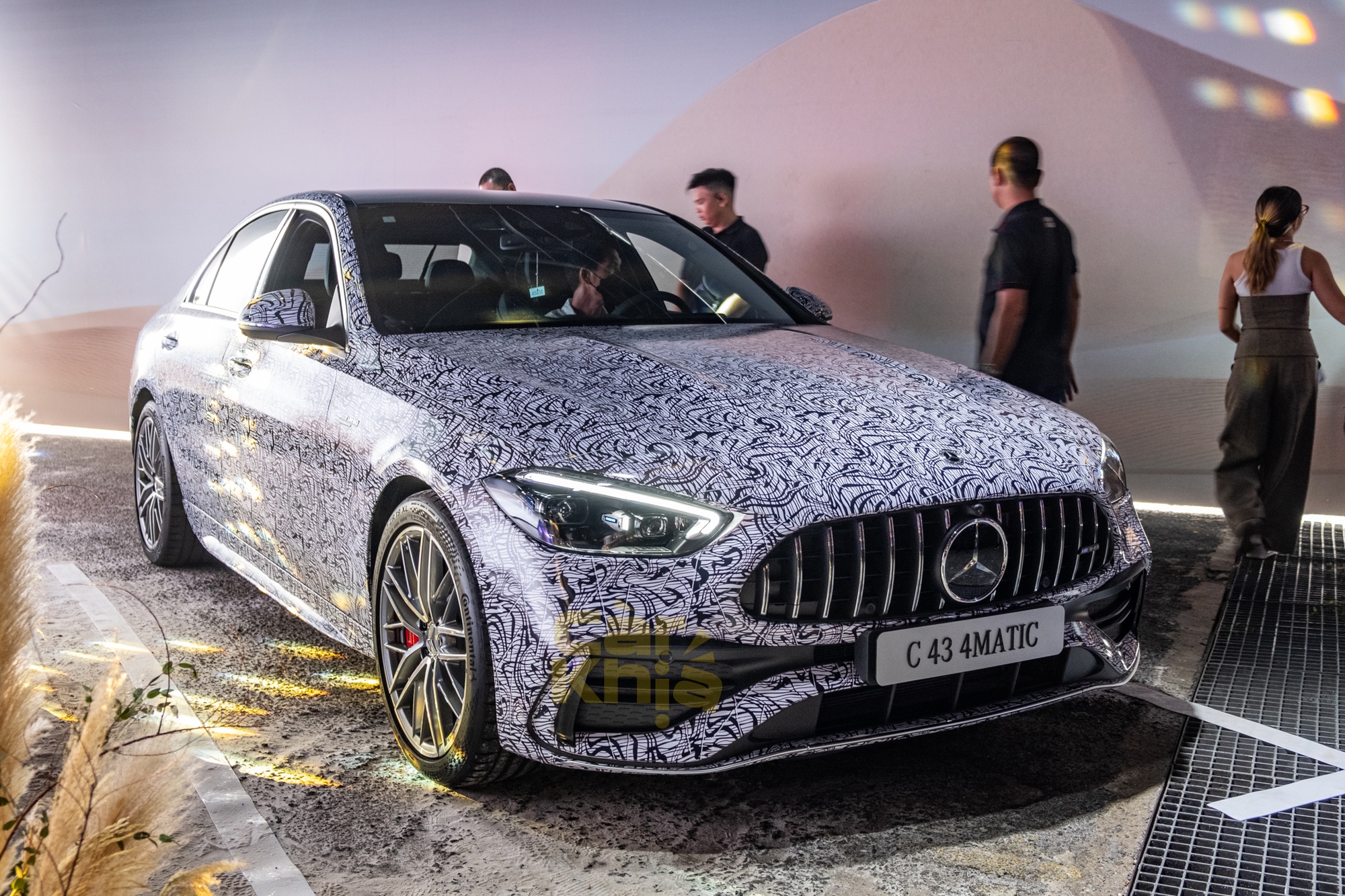 Mercedes-AMG C 43 lắp ráp đầu tiên VN lộ diện: Giá dự kiến dưới 3 tỷ, gần giống C 300 nhưng mạnh ...