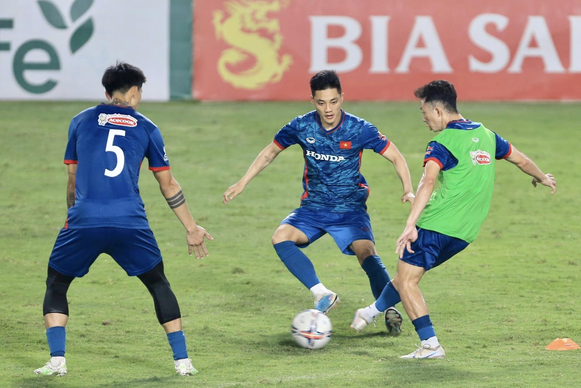 Chuyện thú vị đằng sau cái tên Thái Lan của tuyển thủ quốc gia Lâm Ti Phông