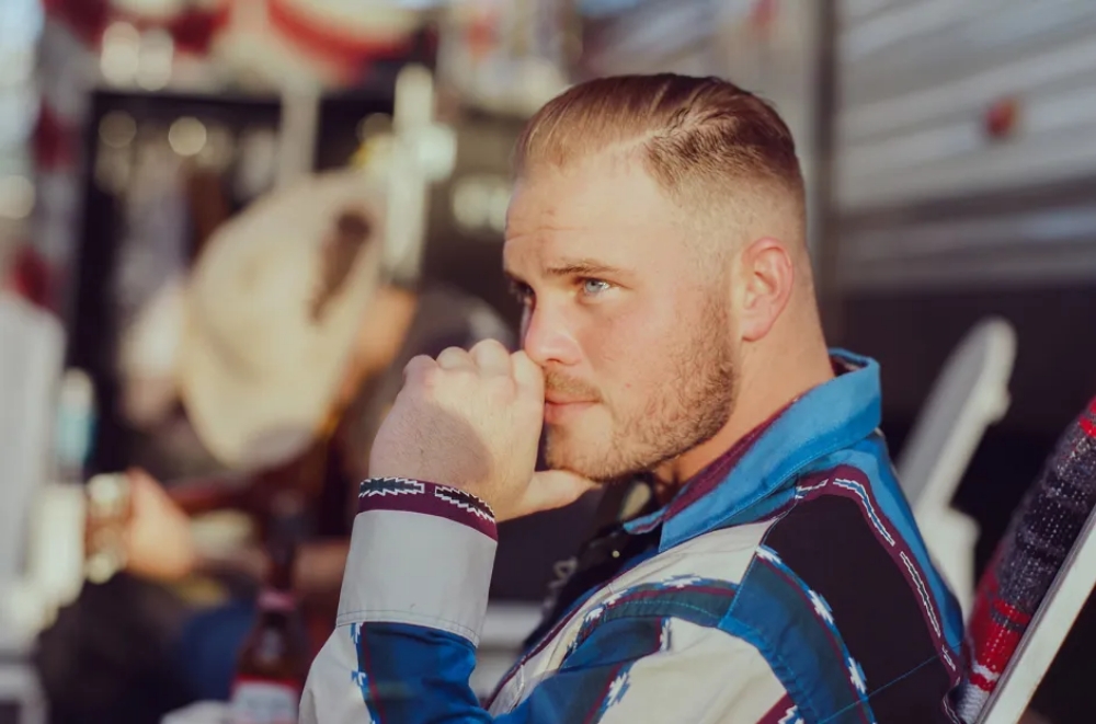 Zach Bryan giành album quán quân đầu tiên trên Billboard