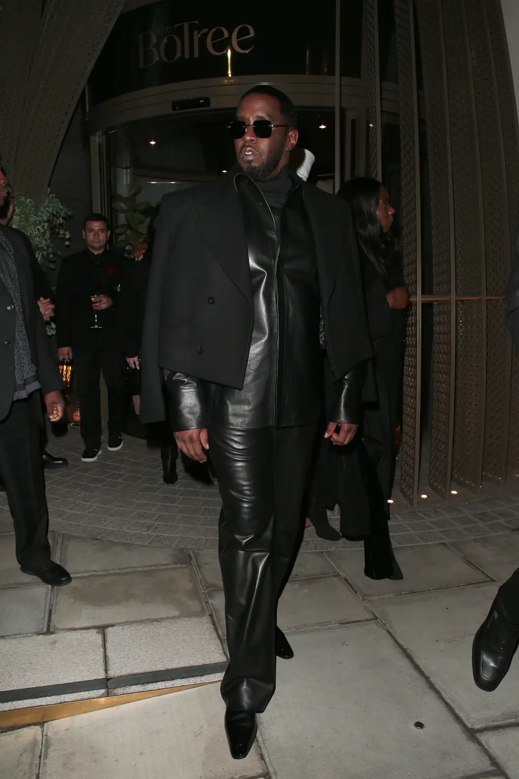 Sean 'Diddy' Combs bị buộc tội xâm hại tình dục 25 trẻ vị thành niên