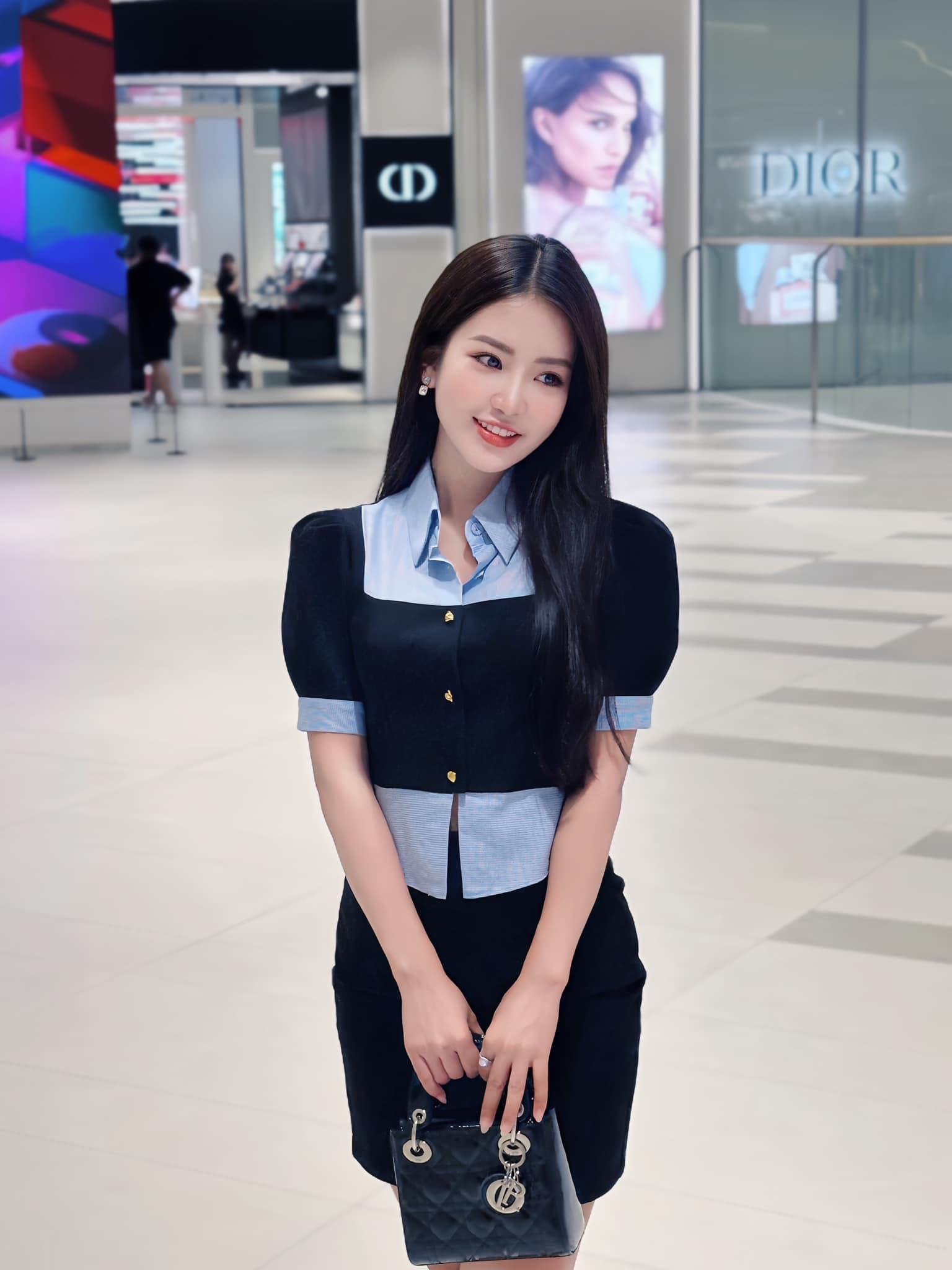 Nữ phản diện bị tát trong 'Hoa sữa về trong gió' khiến khán giả hả hê ...