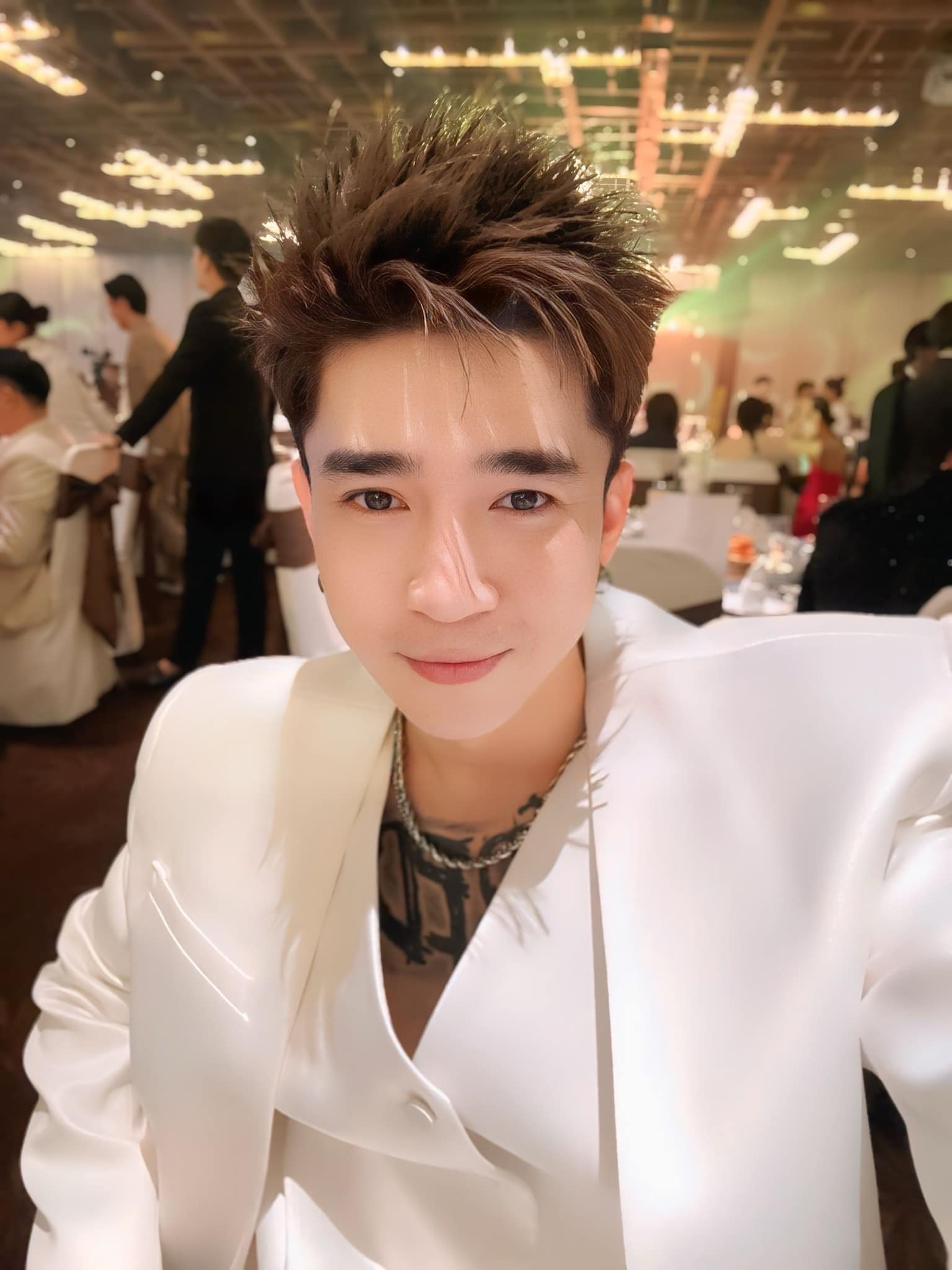 Xôn xao quanh thông tin ca sĩ Chi Dân, người mẫu An "Tây" bị điều tra vì nghi sử dụng chất cấm