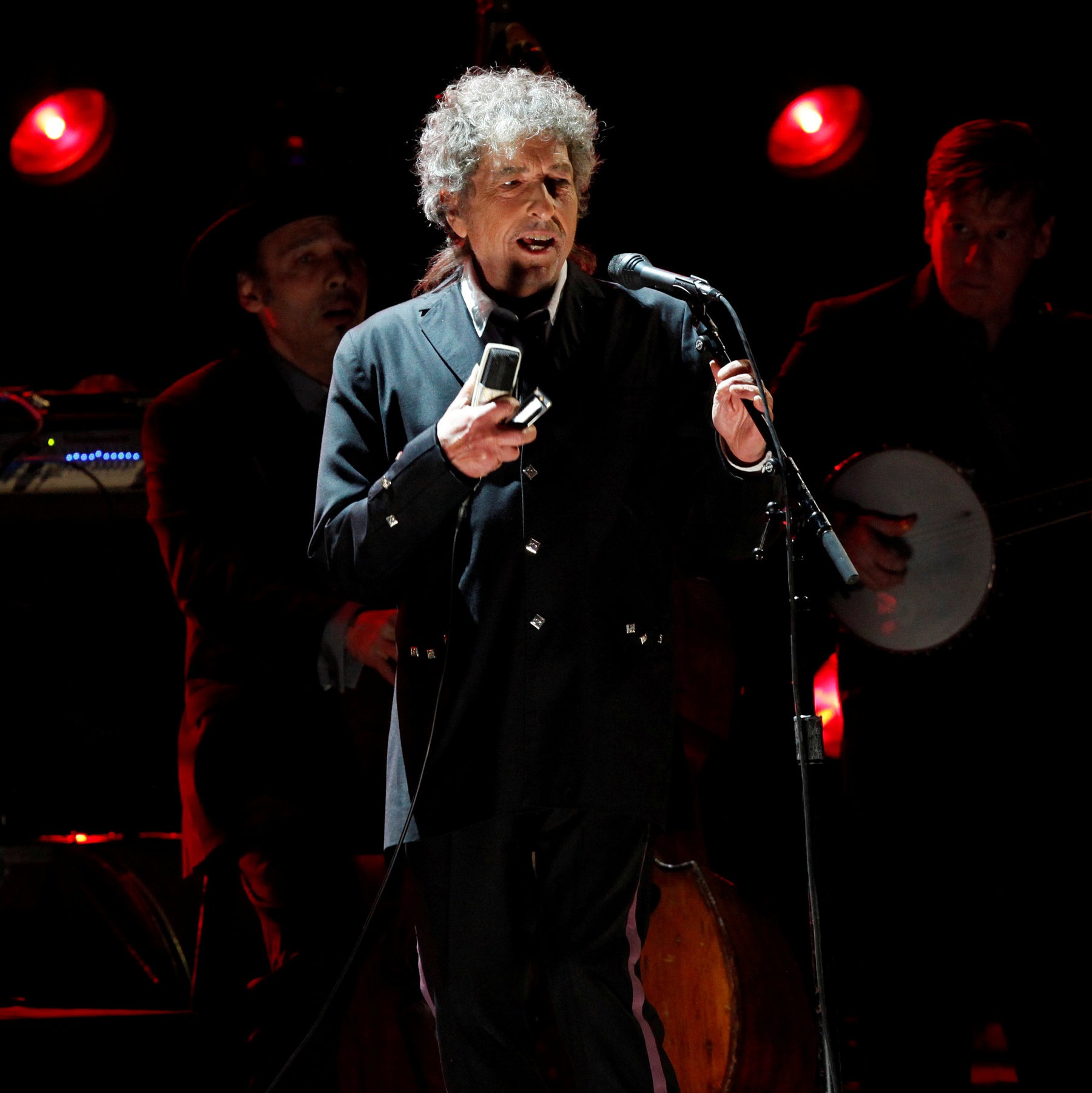 Leonard Cohen - "Thiên tài" âm nhạc duy nhất trong mắt Bob Dylan