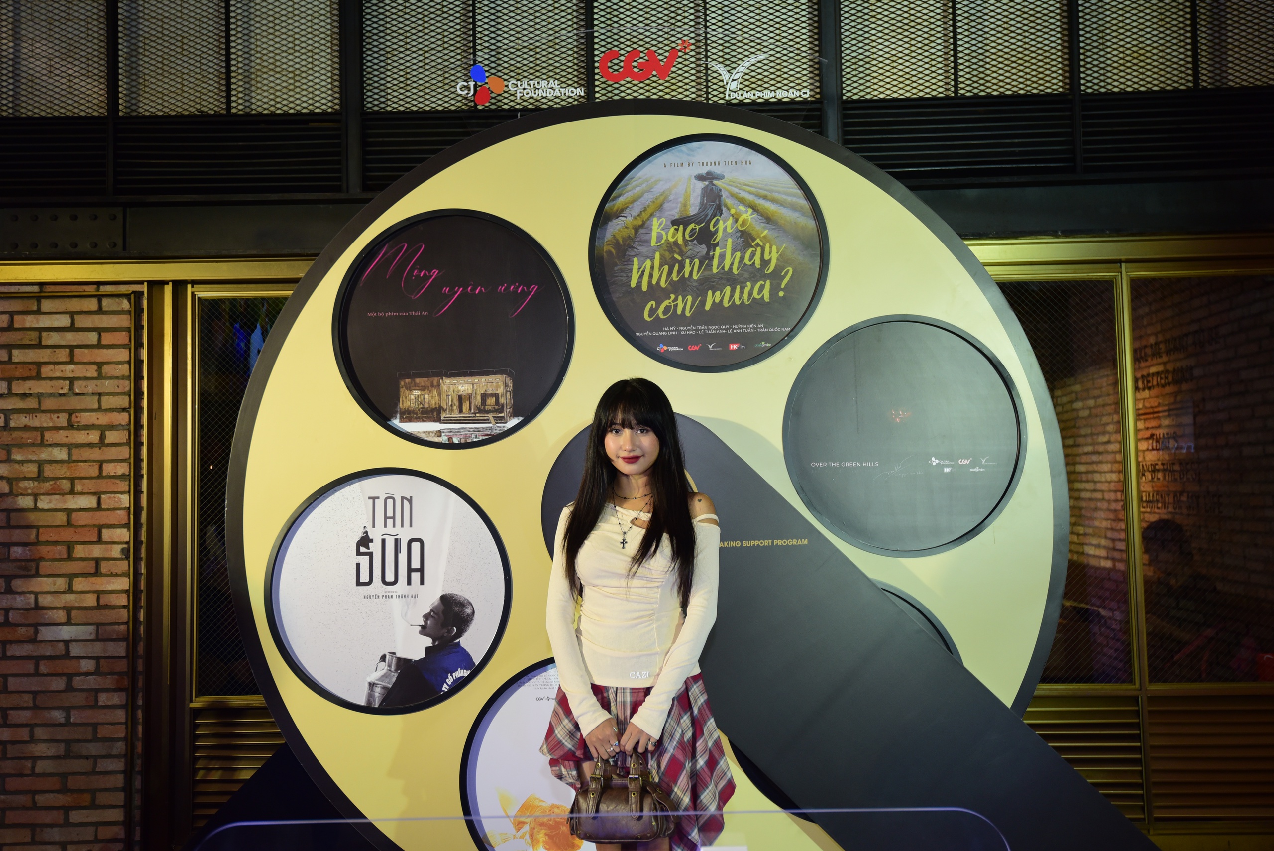 Nguyễn Lâm Thảo Tâm tỏa sáng tại thảm đỏ Bế mạc Dự án phim ngắn CJ 2024