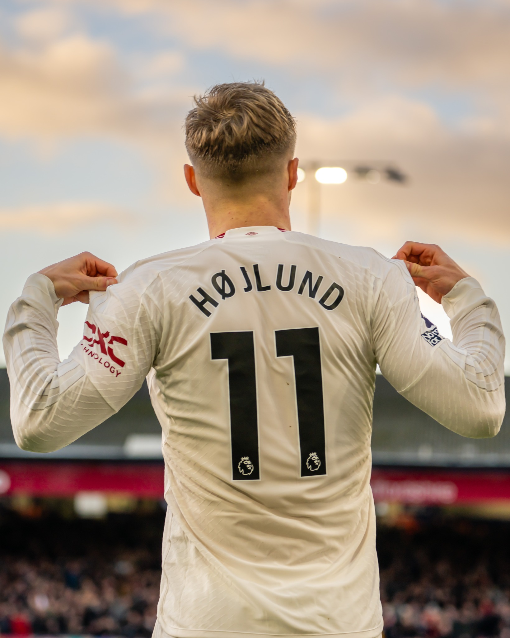 Hojlund khẳng định không hề ăn may khi bị Garnacho 'ném bóng' vào ngực ...