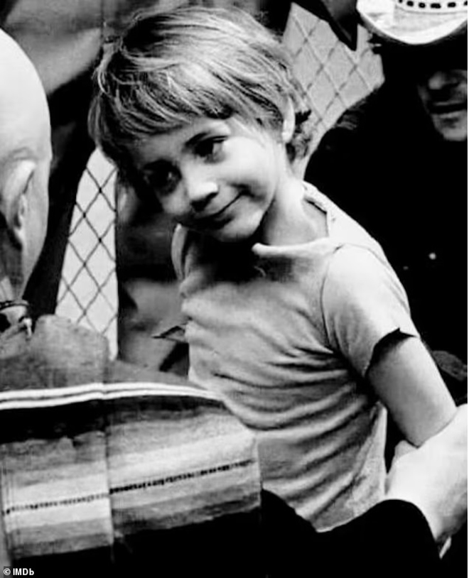 Sự thật về 'tuổi thơ khủng khiếp' của sao phim 'Oppenheimer' Robert ...