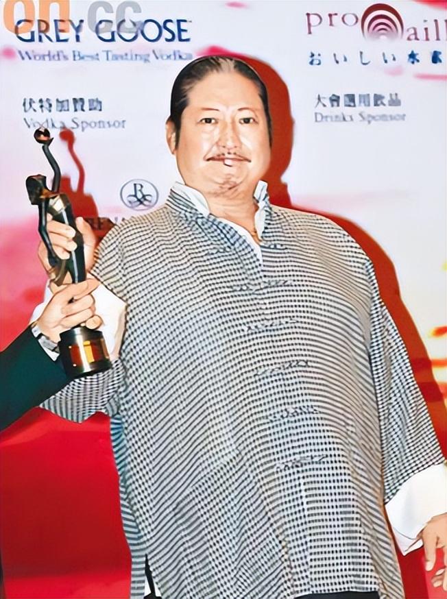 Tứ đại vương kung fu: người qua đời, người bệnh tật
