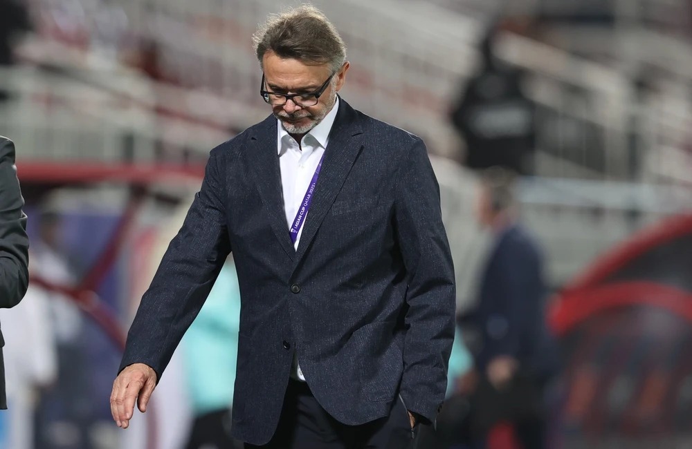 Rộ tin HLV Troussier từ chối lương 8 tỷ/ tháng, quyết tâm giúp bóng đá ...