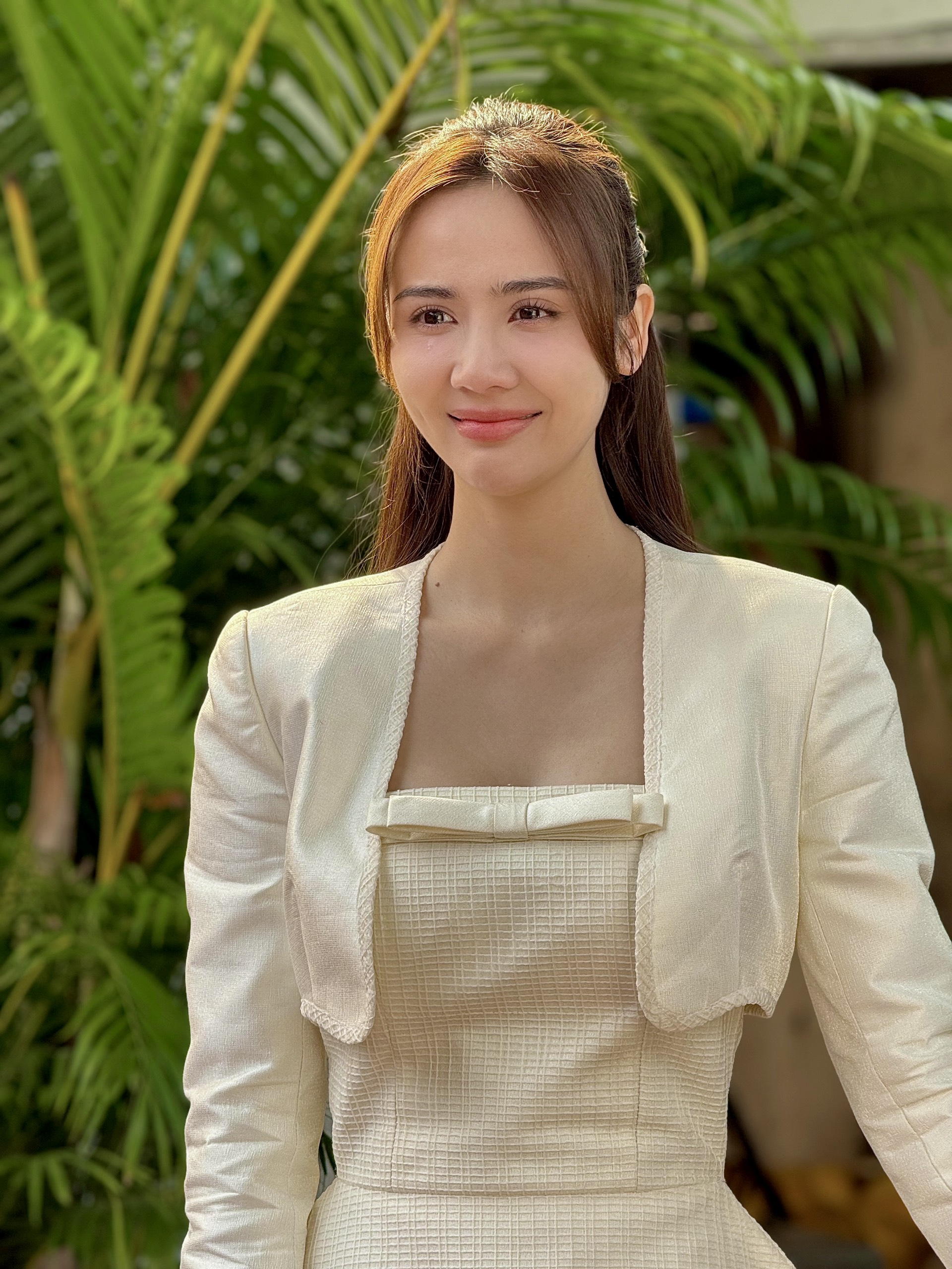 Phan Minh Huyền tiết lộ hậu trường cảnh tình cảm 'nặng đô' với Mạnh trường