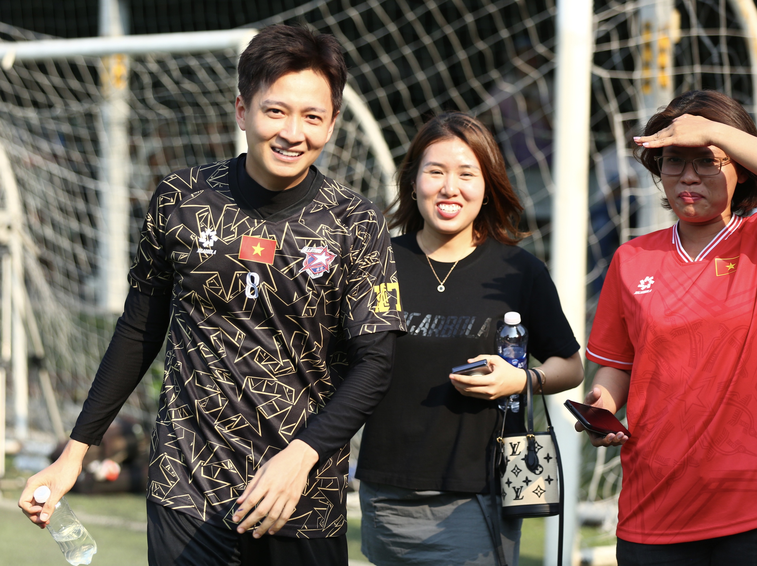 Chris Phan ăn mừng 'Siuu' kiểu Ronaldo, Ngô Kiến Huy khoe cúp trong ngày dàn 'nam thần' showbit ...