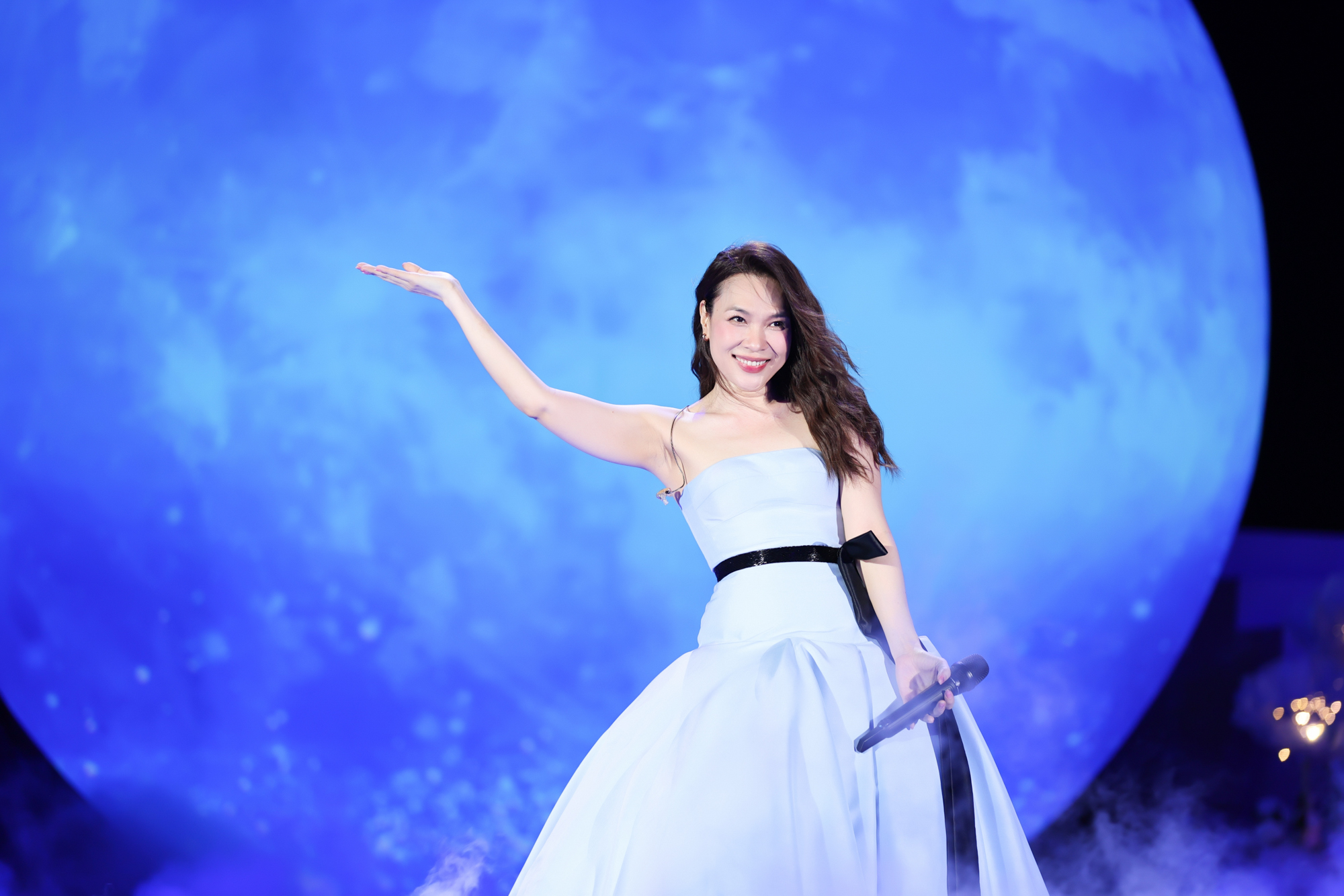 Mỹ Tâm tung poster show diễn theo cách 'có một không hai'