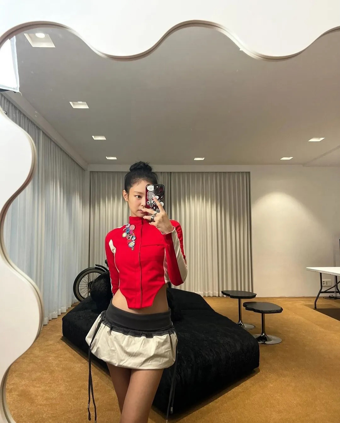Jennie Blackpink tạo trend mới nhờ khung xương sườn nhỏ