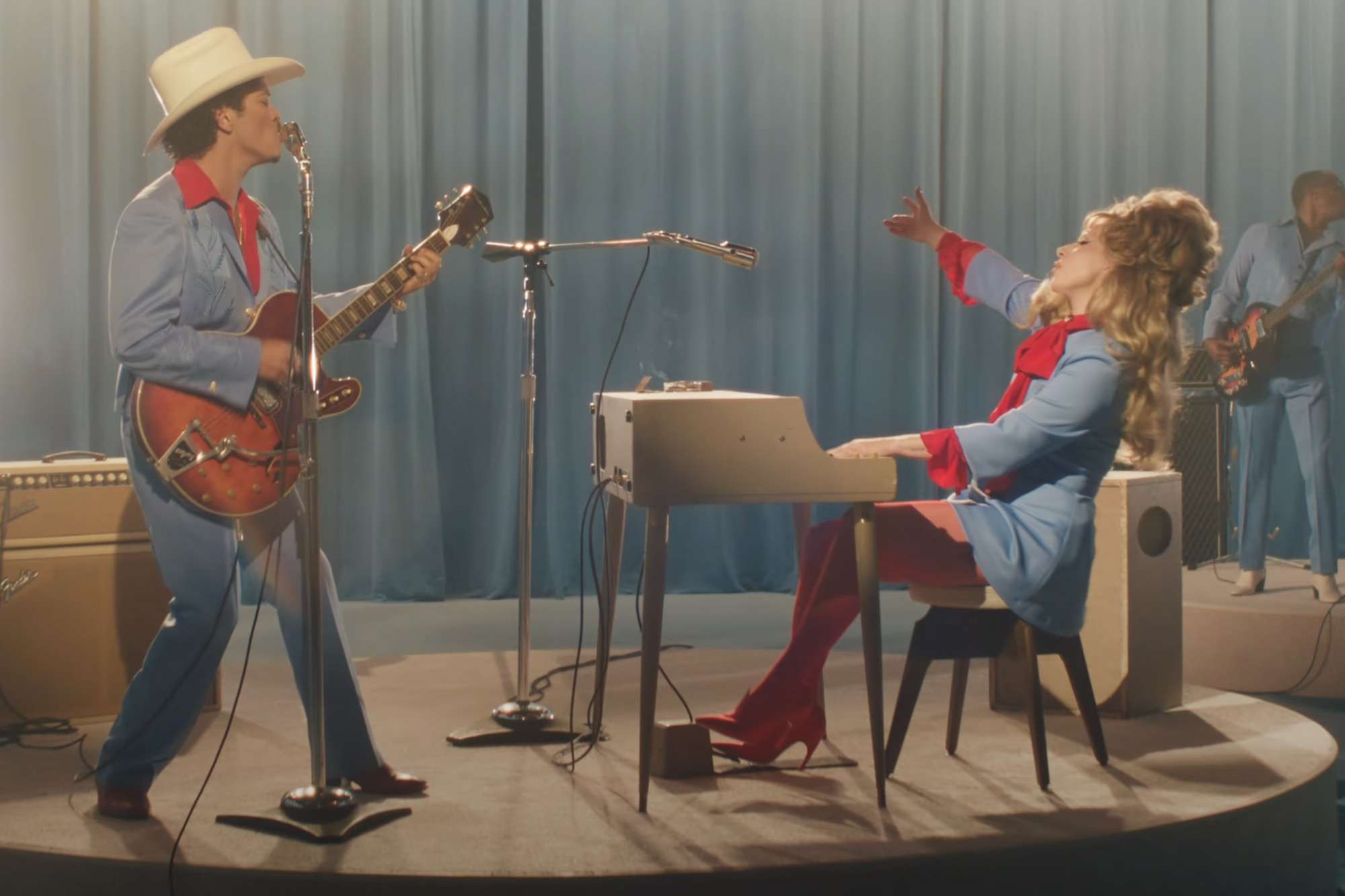 Ca khúc "gắn kết tất cả mọi người" của Lady Gaga và Bruno Mars