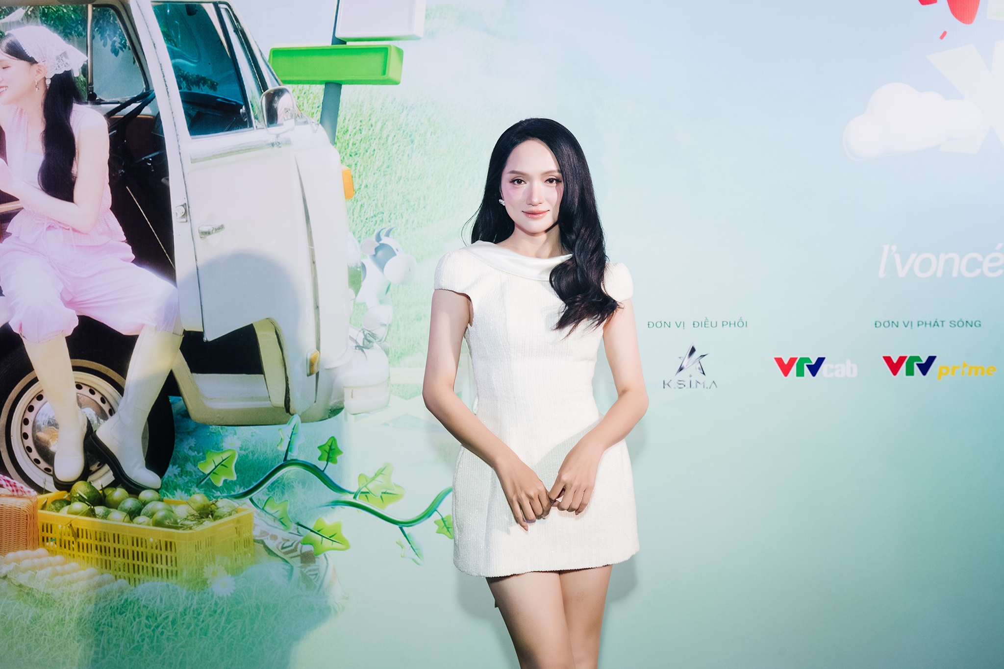 Hương Giang bắt tay cùng Chi Pu sản xuất show "Hàng xóm mới"