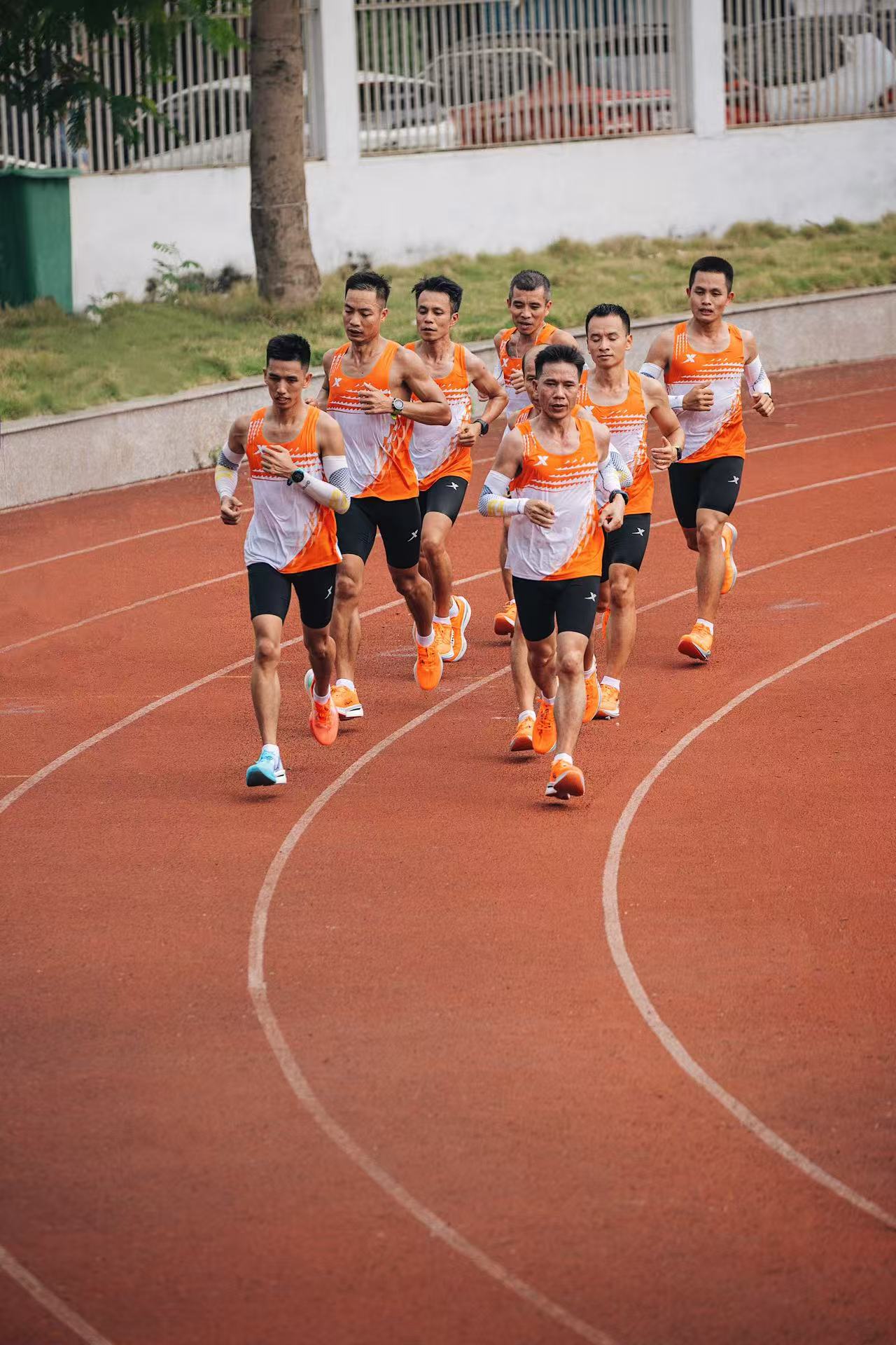 Standard Chartered Hanoi Marathon – Heritage Race 2025 Conducts ...