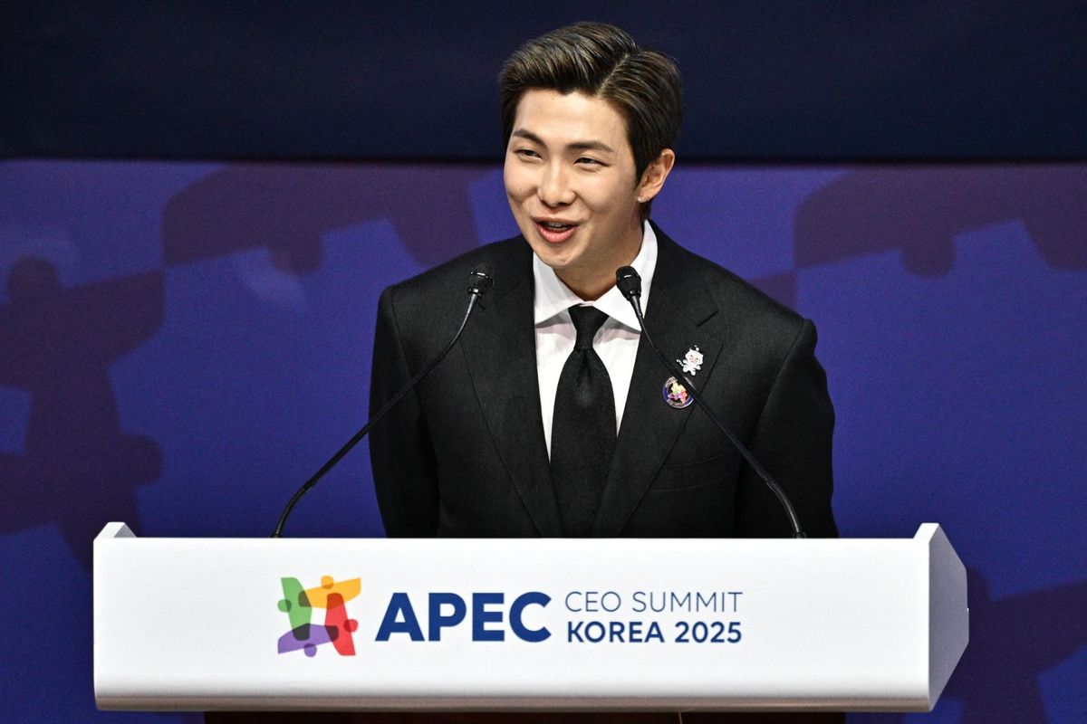 RM BTS phát biểu tại diễn đàn CEO APEC 2025: Kêu gọi các nhà lãnh đạo thế giới ủng hộ văn hóa và ...