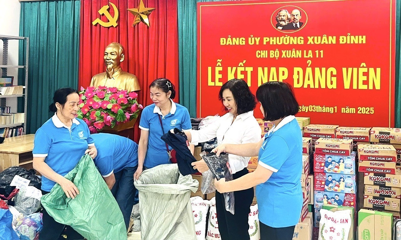 Hà Nội tiếp sức đồng bào các tỉnh miền Trung, Tây Nguyên vượt lũ