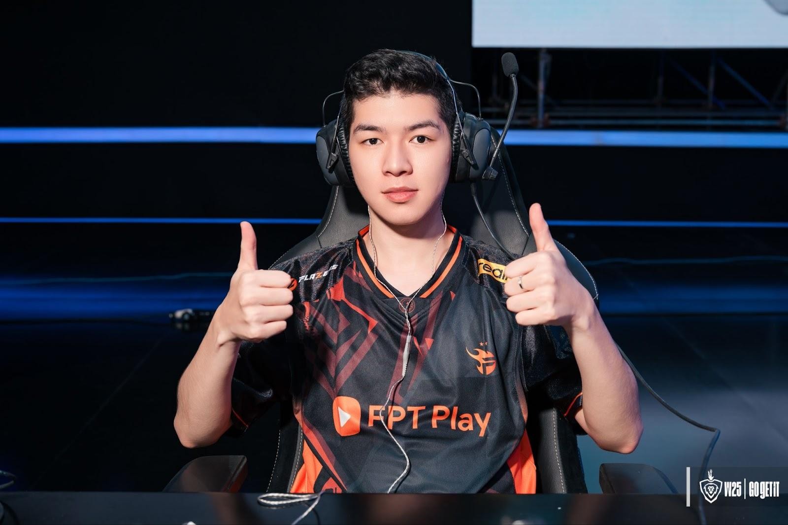 Thắng nghẹt thở Saigon Phantom với tỷ số 4 - 2, FPT x Flash là nhà vô ...