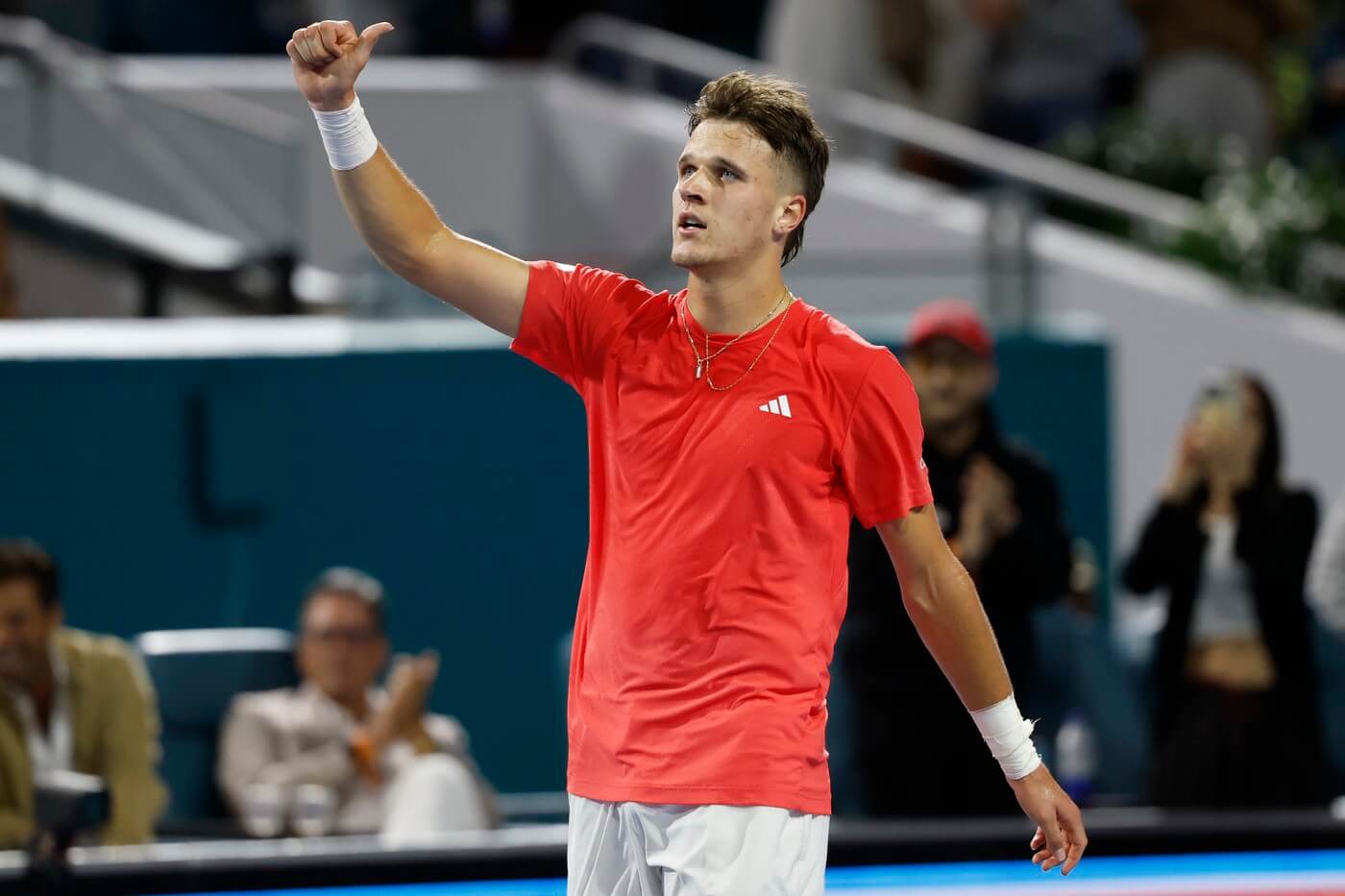 Đánh bại huyền thoại Djokovic, thần đồng Jakub Mensik vô địch Miami ...