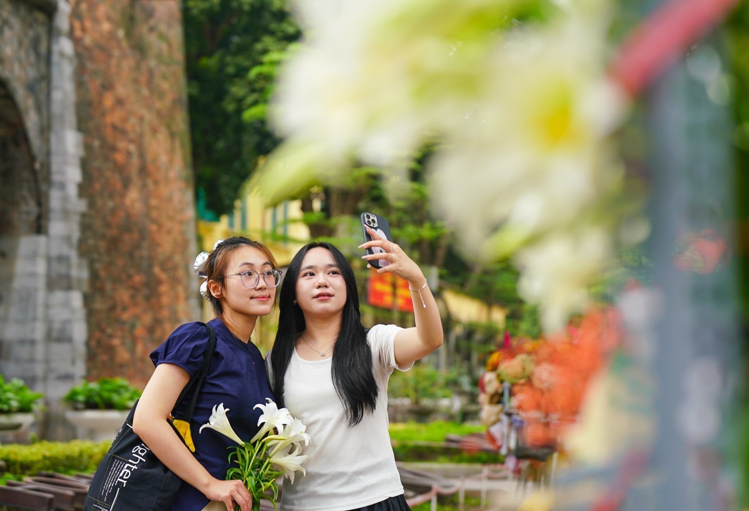 Nhớ mùa loa kèn tháng Tư
