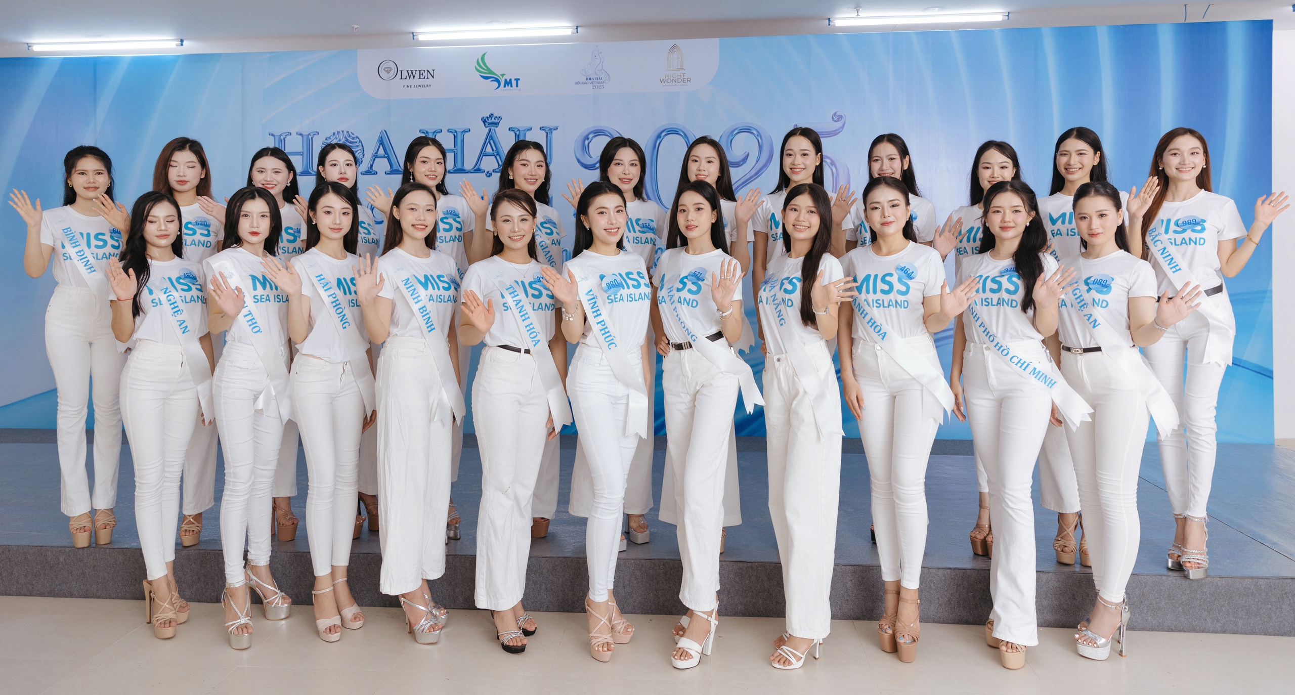 Trao sash cho Top 40 thí sinh cuộc thi Hoa hậu Biển Đảo Việt Nam 2025