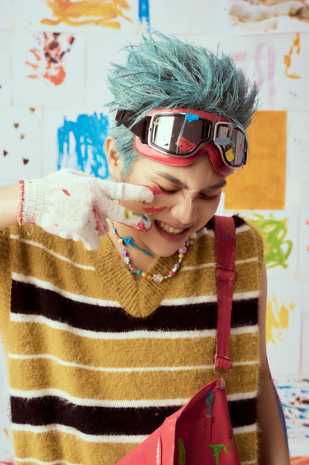 Captain Boy đánh úp fan với món quà lớn trước thềm fan meeting