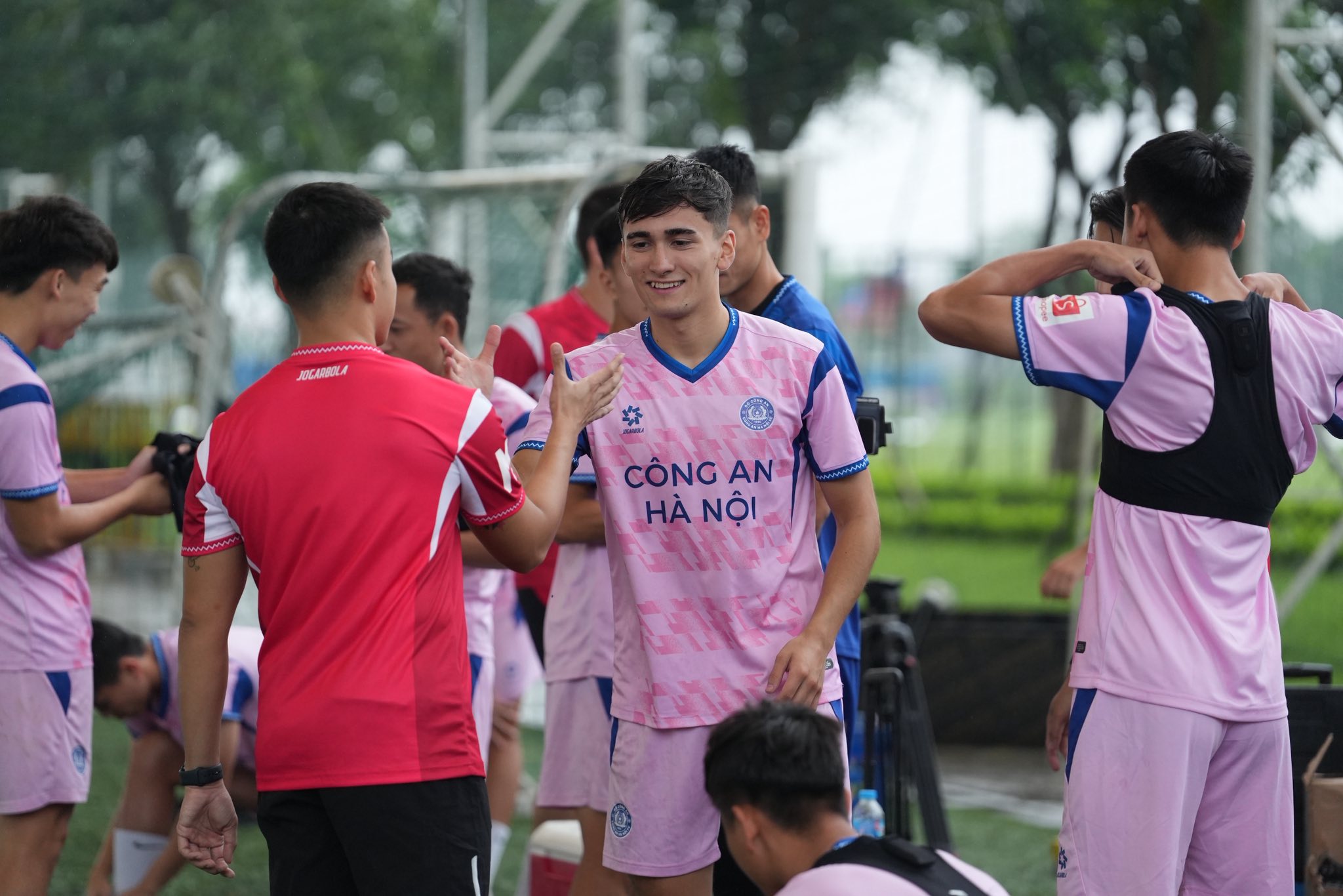 Brandon Ly chia sẻ lý do gia nhập CLB CAHN, mong sớm được khoác áo đội ...