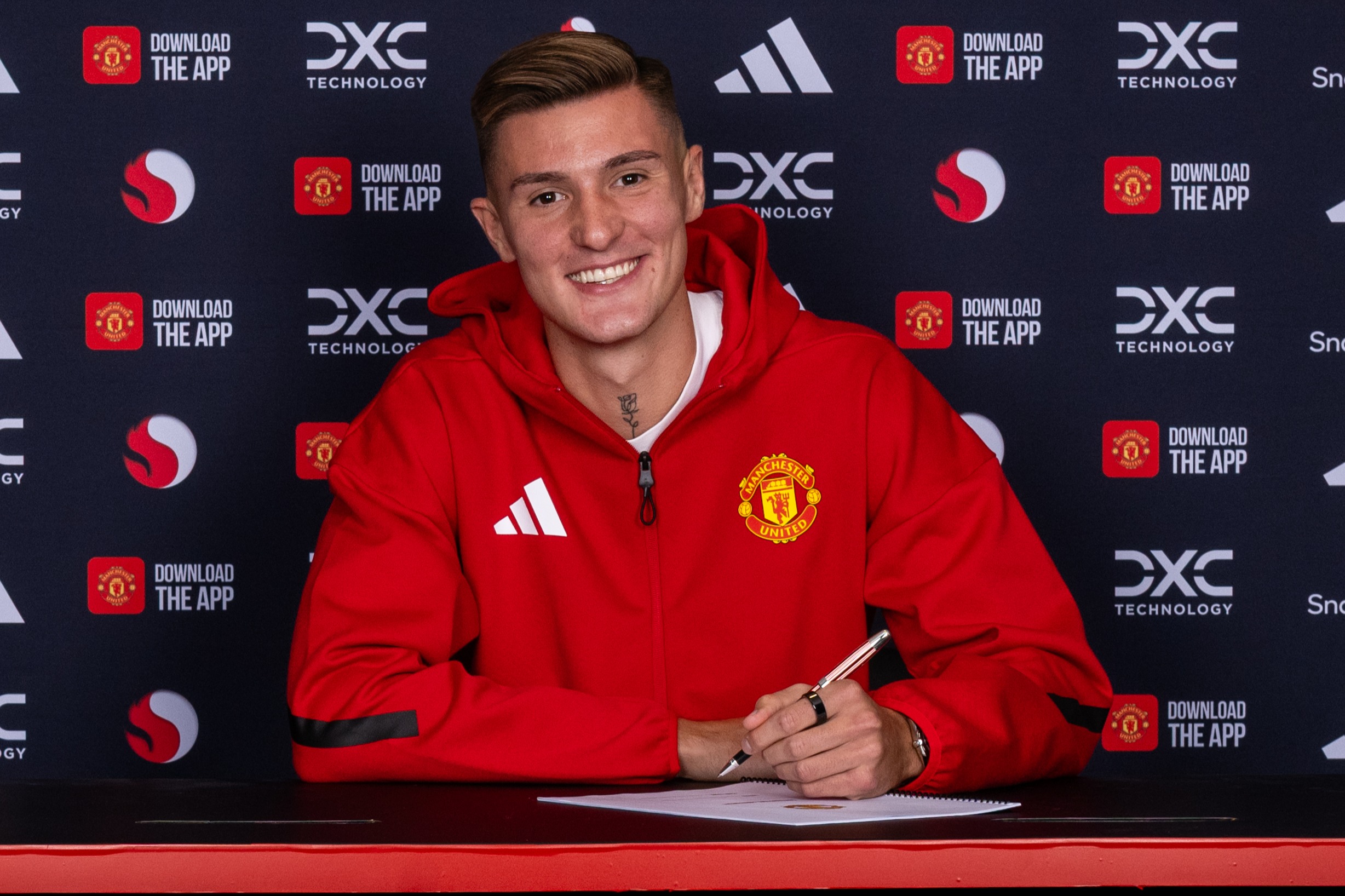 Nguyên nhân khiến MU ngoạn mục chiêu mộ Sesko