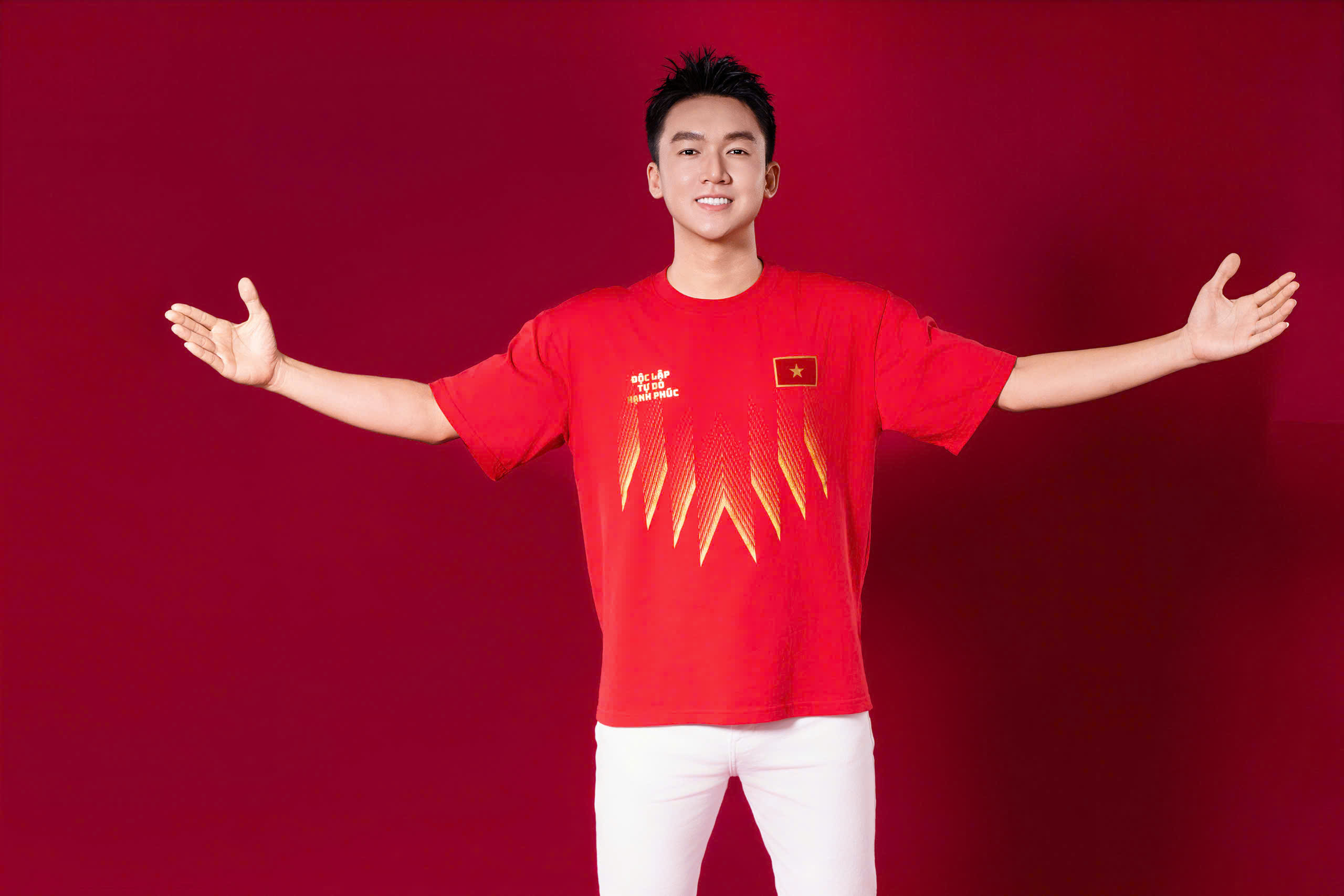 "Việt Nam tôi yêu" – MV đầy tự hào mừng Quốc khánh 2/9 của ca sĩ Hùng Min