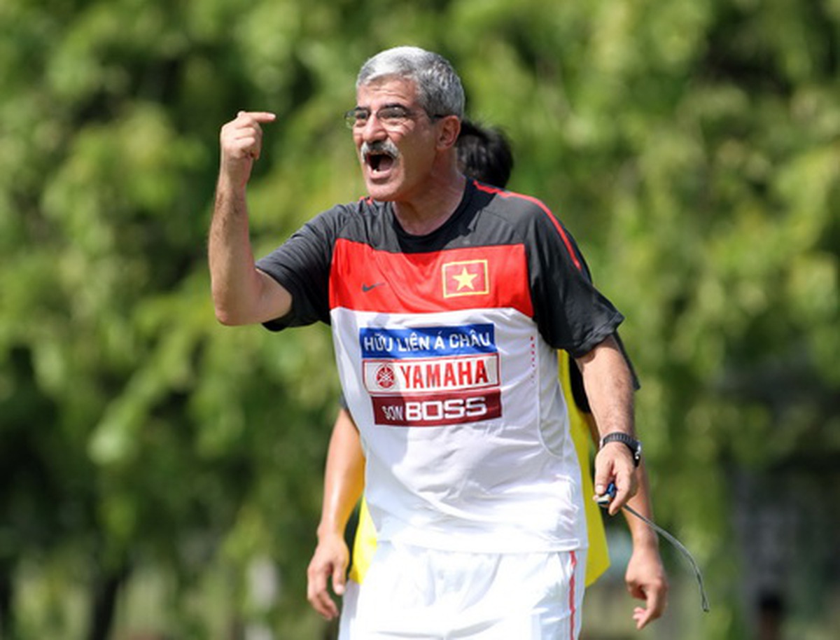 Nhật ký Olympic VN: Kín tiếng như HLV Calisto!