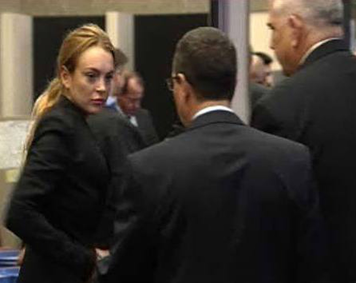 Toà tuyên bố Lindsay Lohan tiếp tục đi cai nghiện