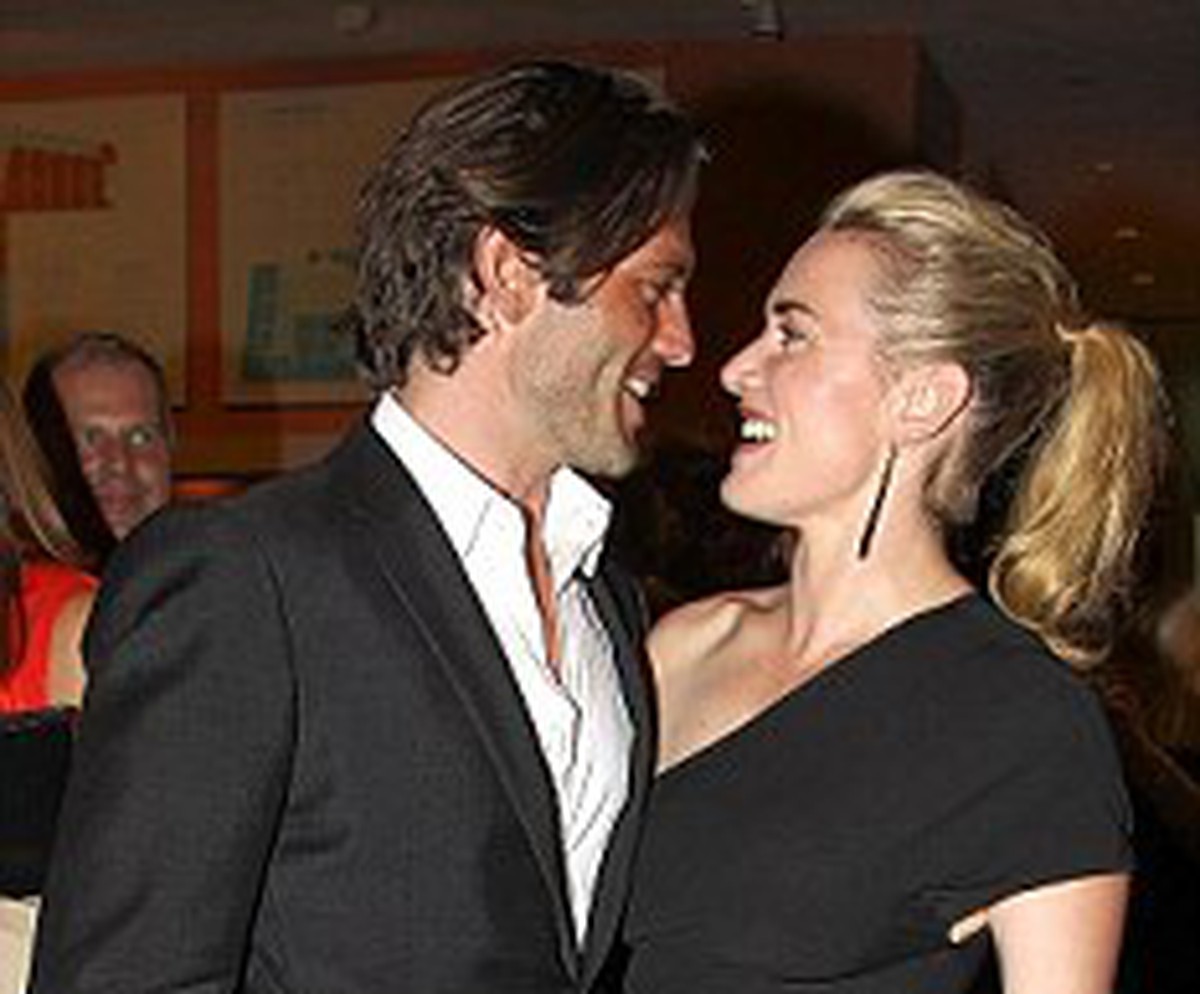Kate Winslet chia tay người tình điển trai