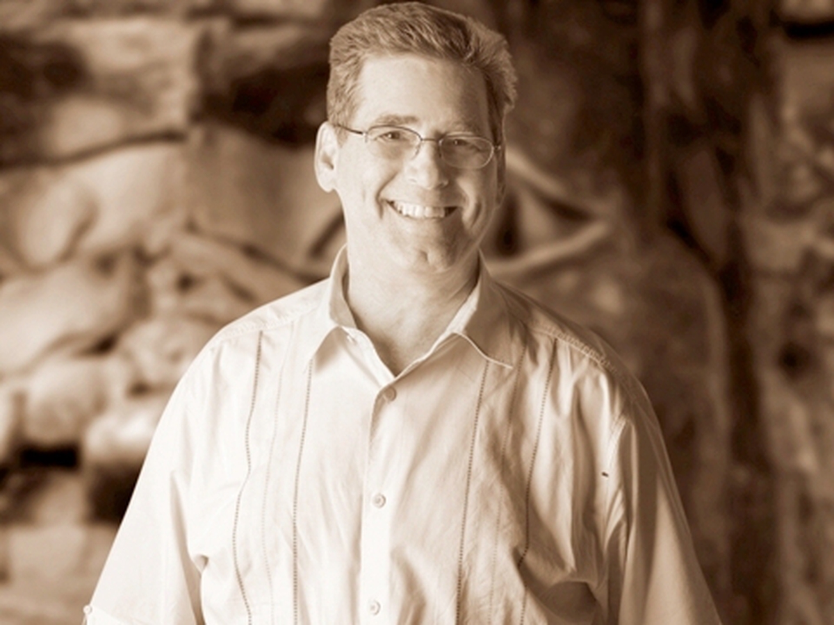 Bruce Weigl: Từ cựu binh Mỹ đến “sứ giả” văn hóa Việt