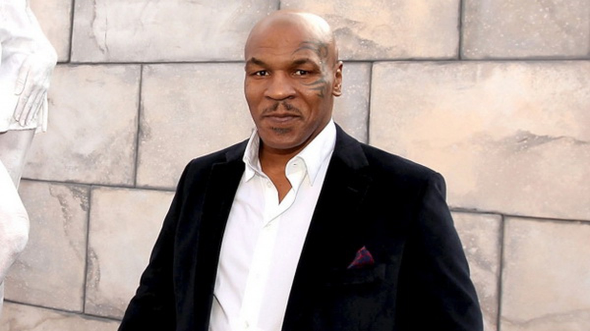 Mike Tyson làm nữ cai ngục dính bầu